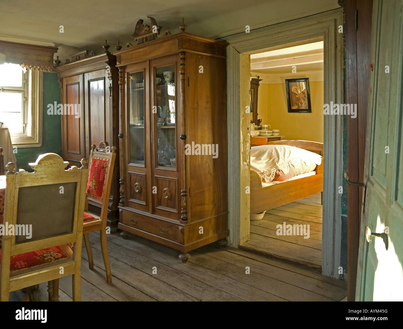 Innenansicht in einem alten Haus mit original historischen Interieur in ...