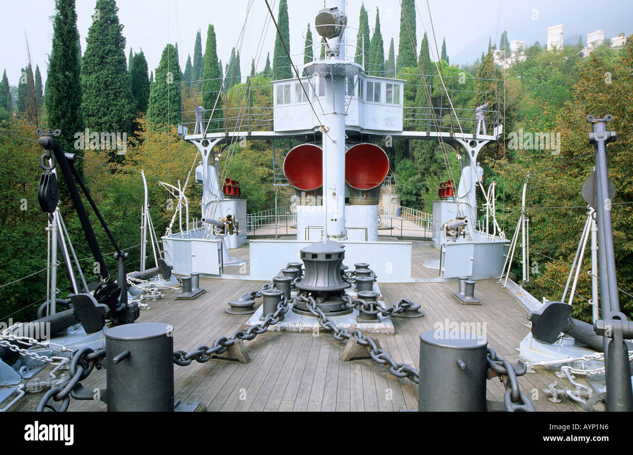 Das Schiff Puglia Teil Gartenverzierungen Il Vittoriale nr Gardone Riviera Westseite des Lago di ...