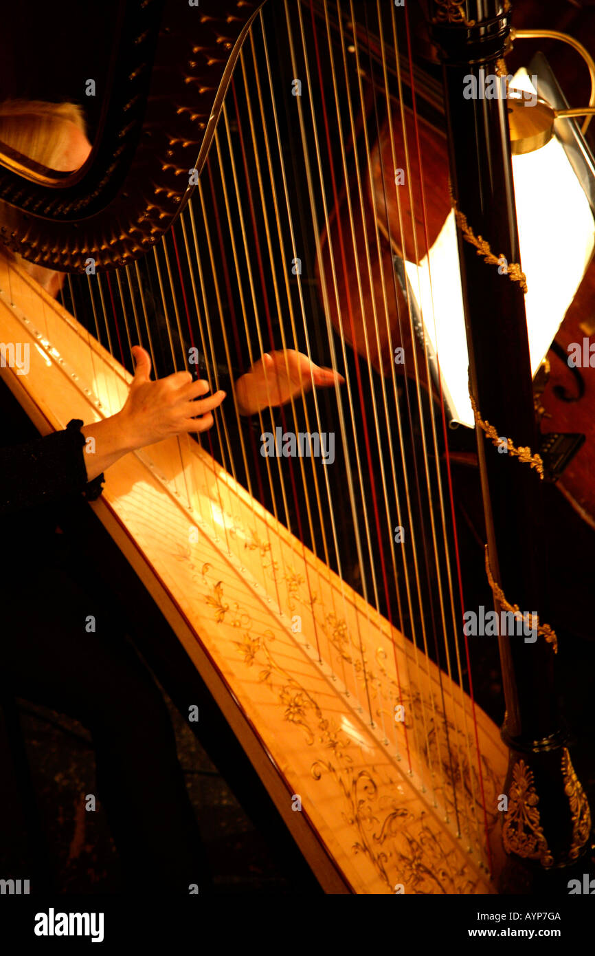 Die Harfe Stockfotos und -bilder Kaufen - Alamy