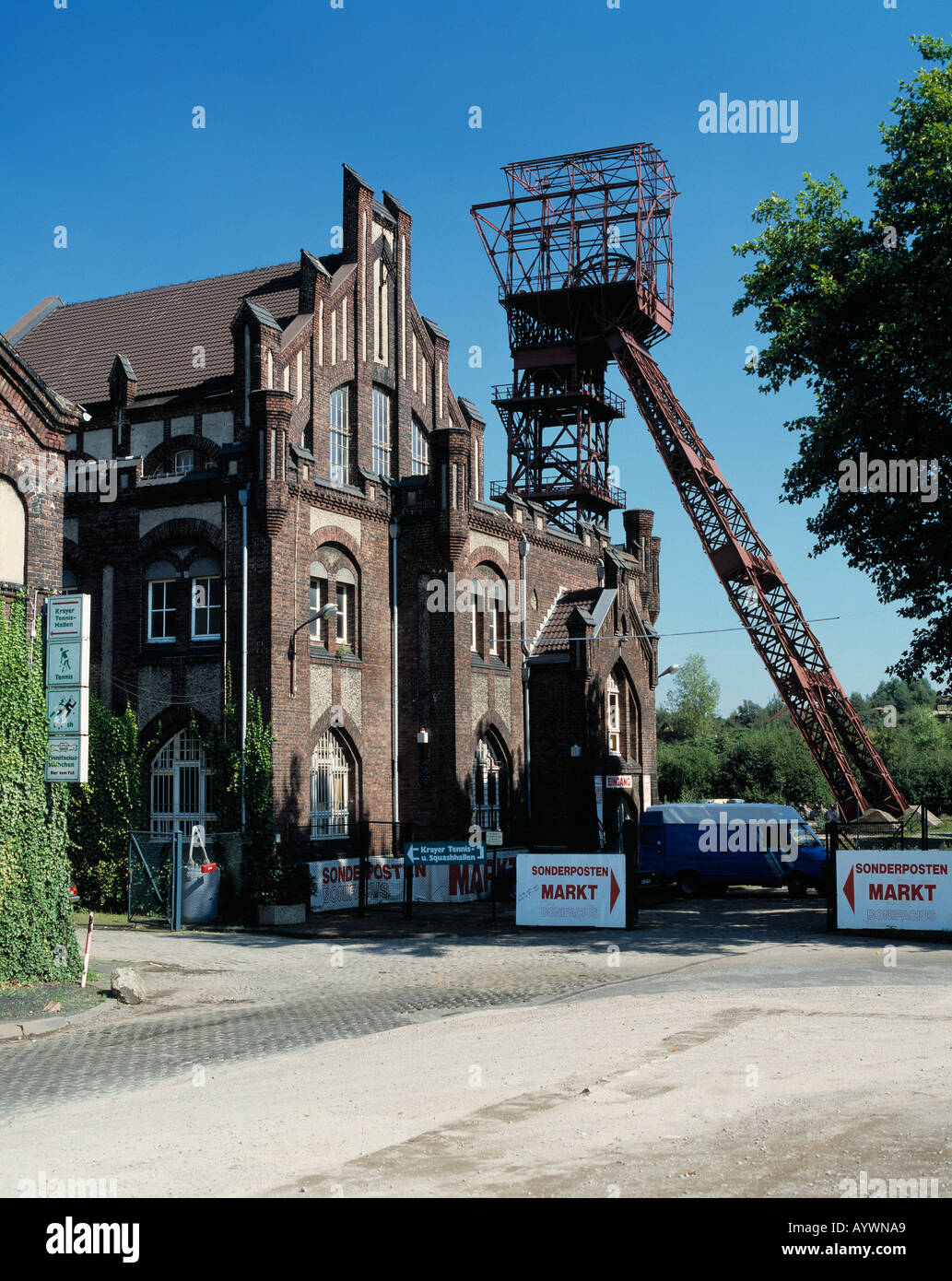 Foerderturm Und Zechengebaeude der Zeche Bonifacius in Essen-Kray ...
