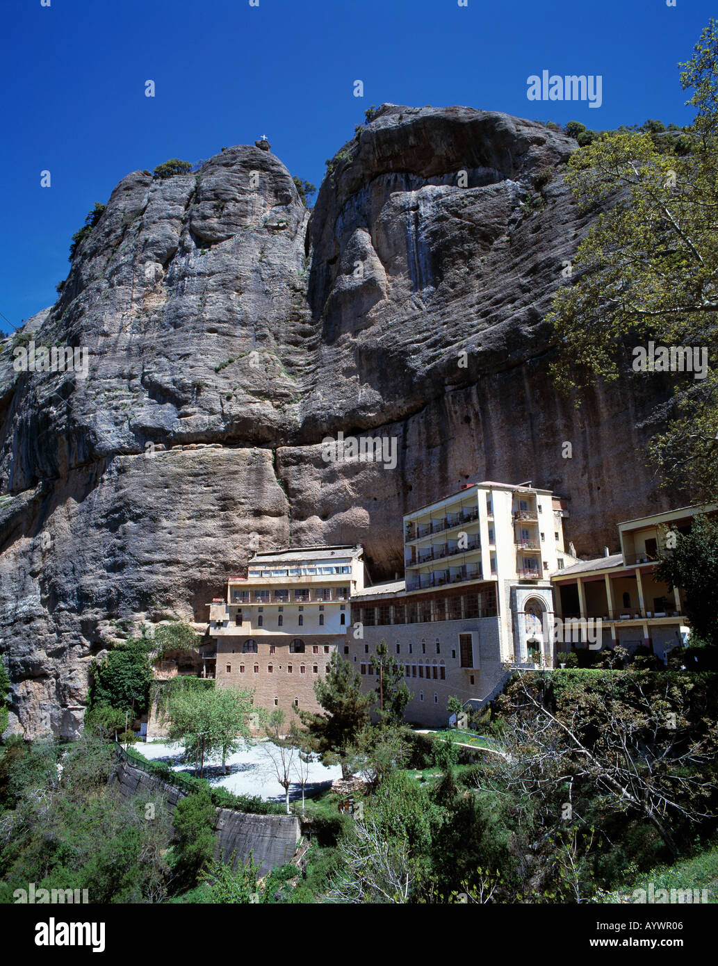 Kloster Mega Spileo Vor Steiler Felswand in Kalavryta, Peloponnes ...