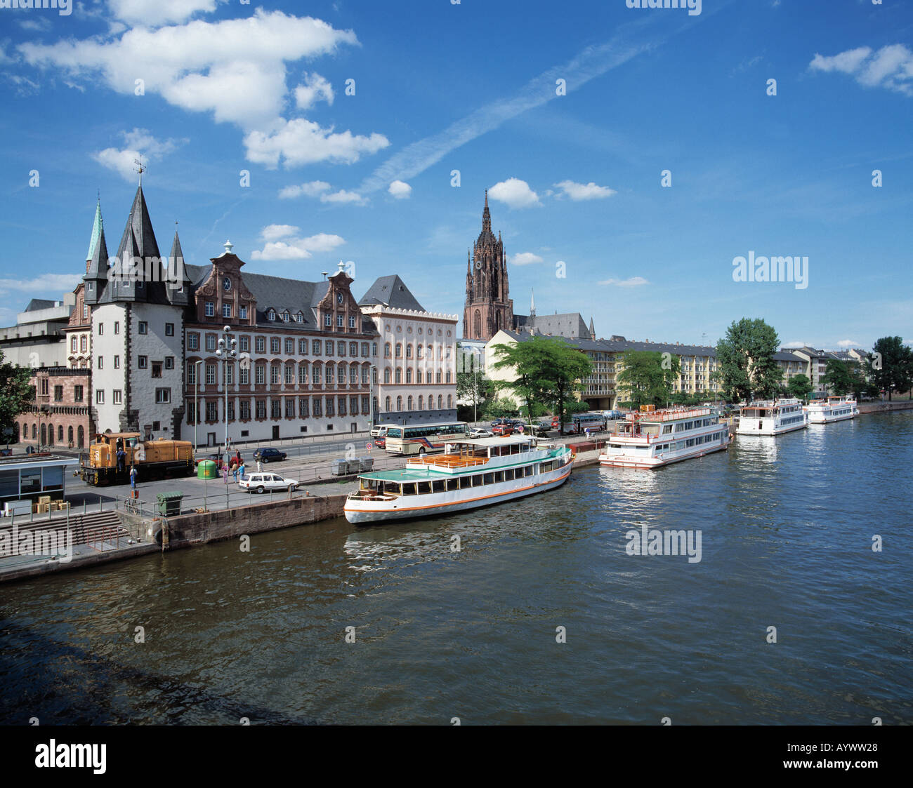 Museumsufer museumsbank -Fotos und -Bildmaterial in hoher Auflösung – Alamy