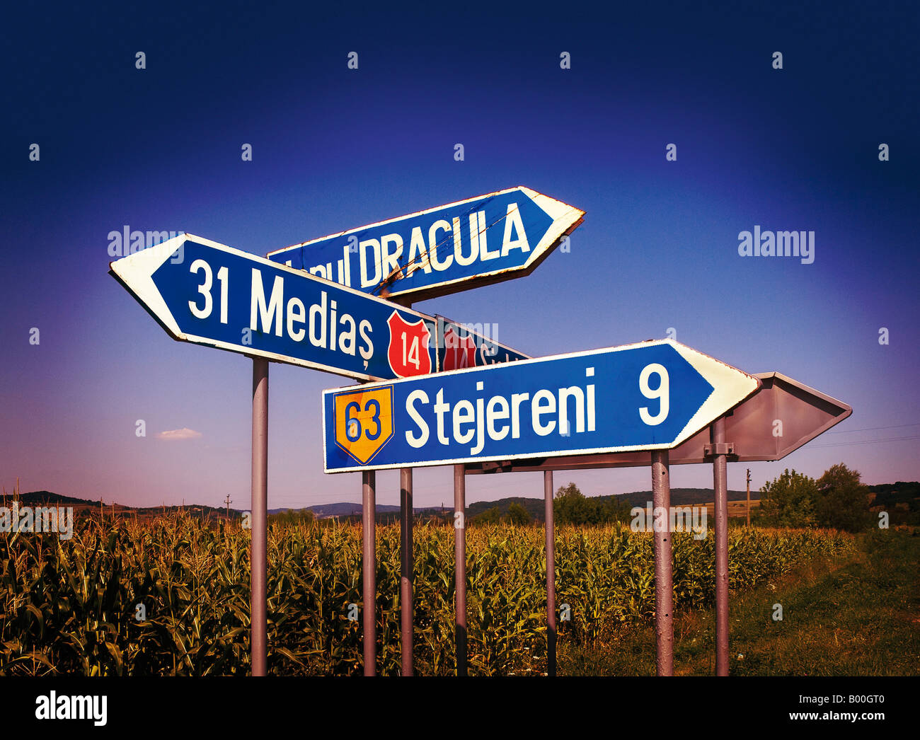 Road signs transylvania romania -Fotos und -Bildmaterial in hoher ...