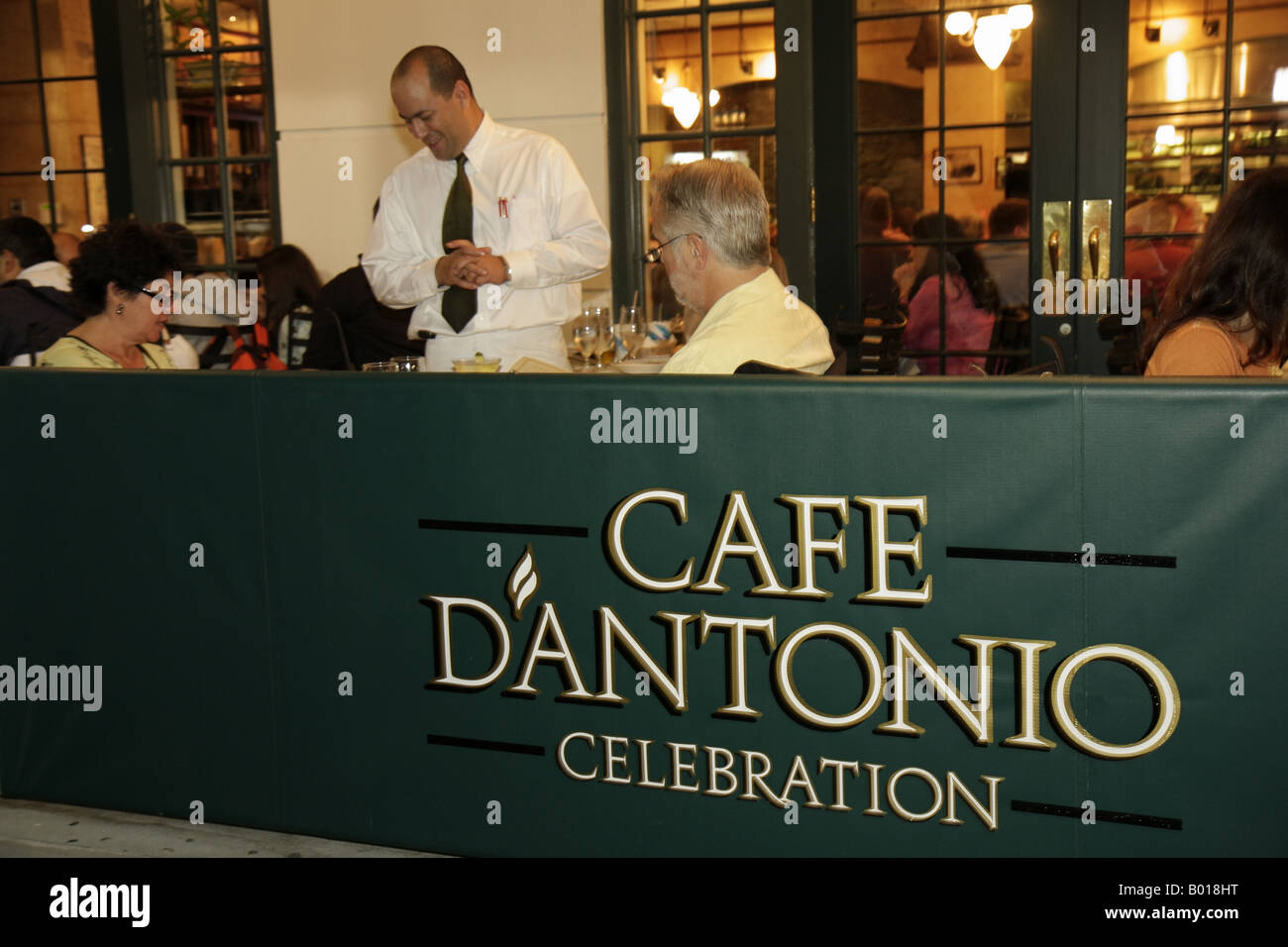 Stadt disney gebaut -Fotos und -Bildmaterial in hoher Auflösung – Alamy