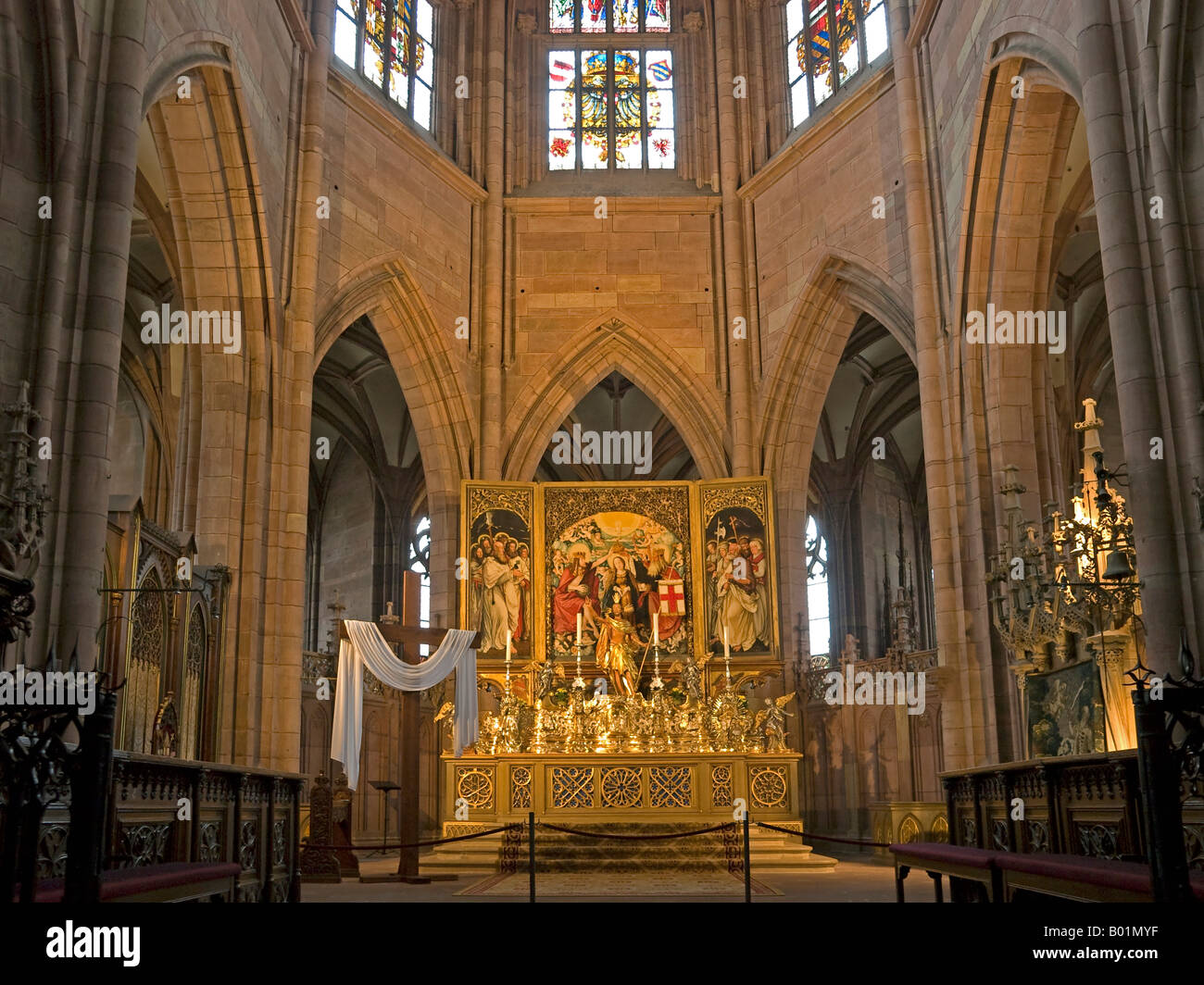 Hochaltar mit Krönung des Mary Hans Baldun Grien in der Kathedrale ...