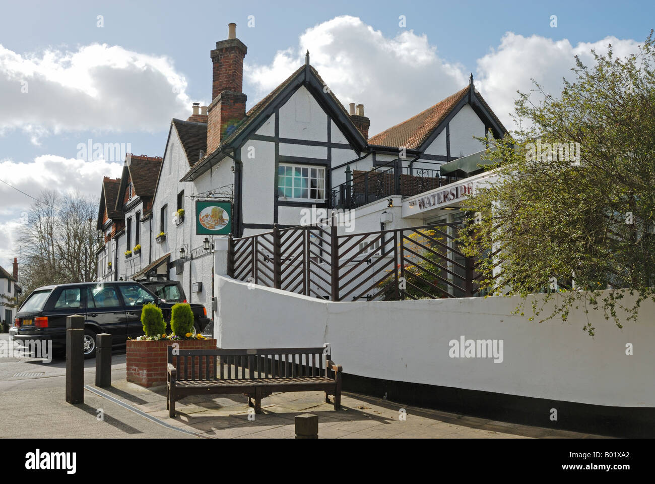 The waterside inn bray -Fotos und -Bildmaterial in hoher Auflösung – Alamy