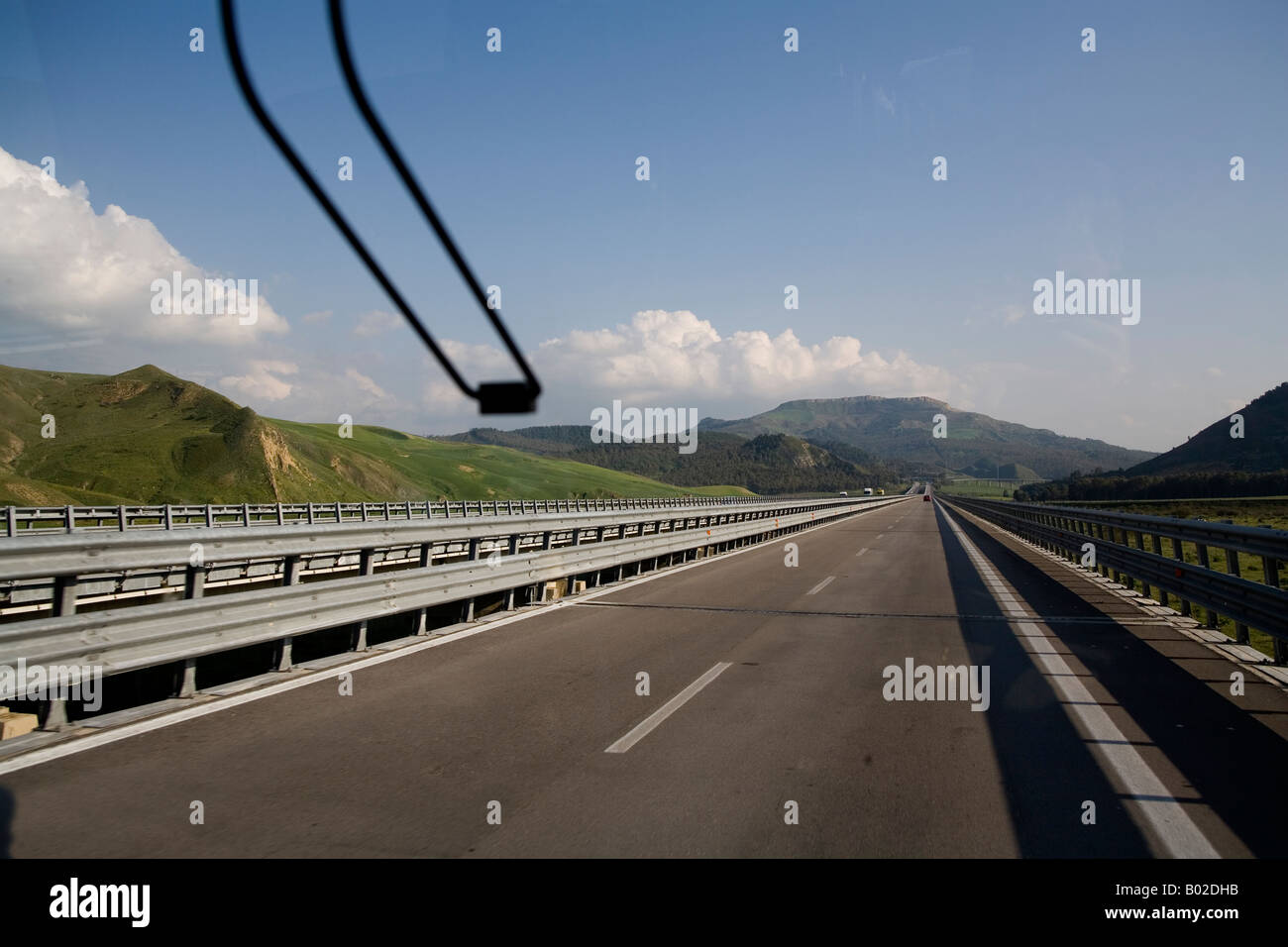 Motorway sicily italy -Fotos und -Bildmaterial in hoher Auflösung – Alamy