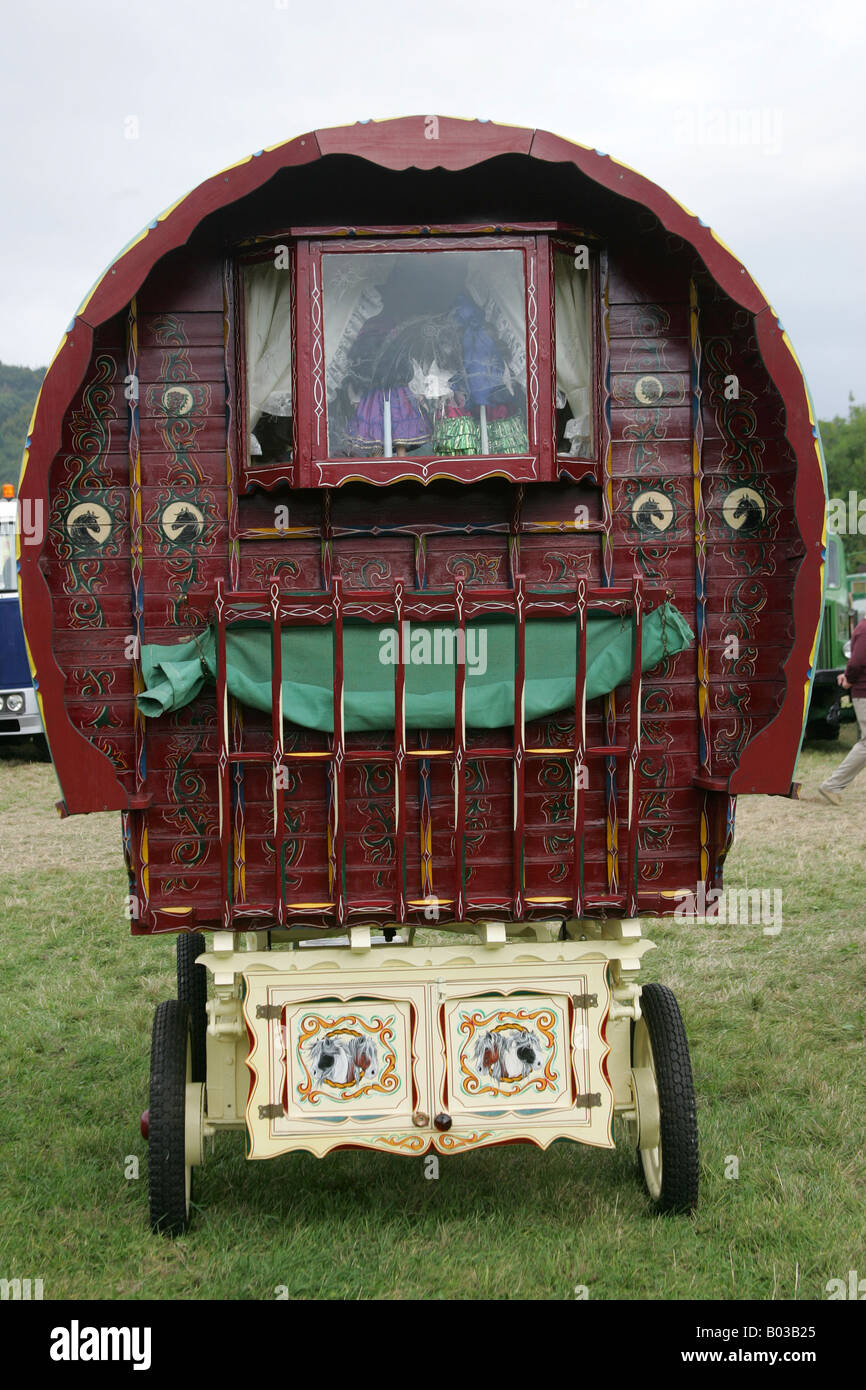 Caravan gypsy window -Fotos und -Bildmaterial in hoher Auflösung – Alamy