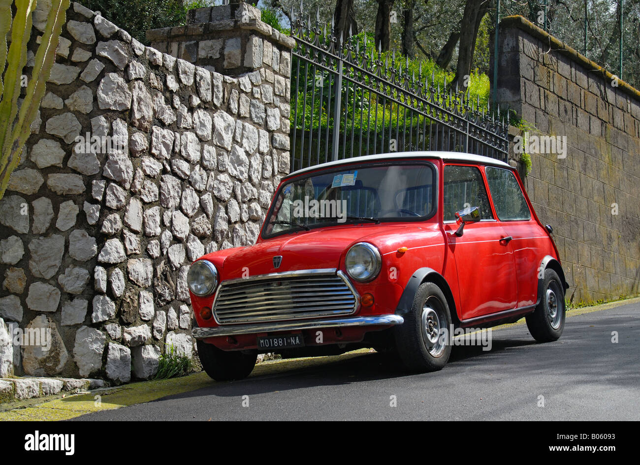 Roter mini cooper -Fotos und -Bildmaterial in hoher Auflösung – Alamy