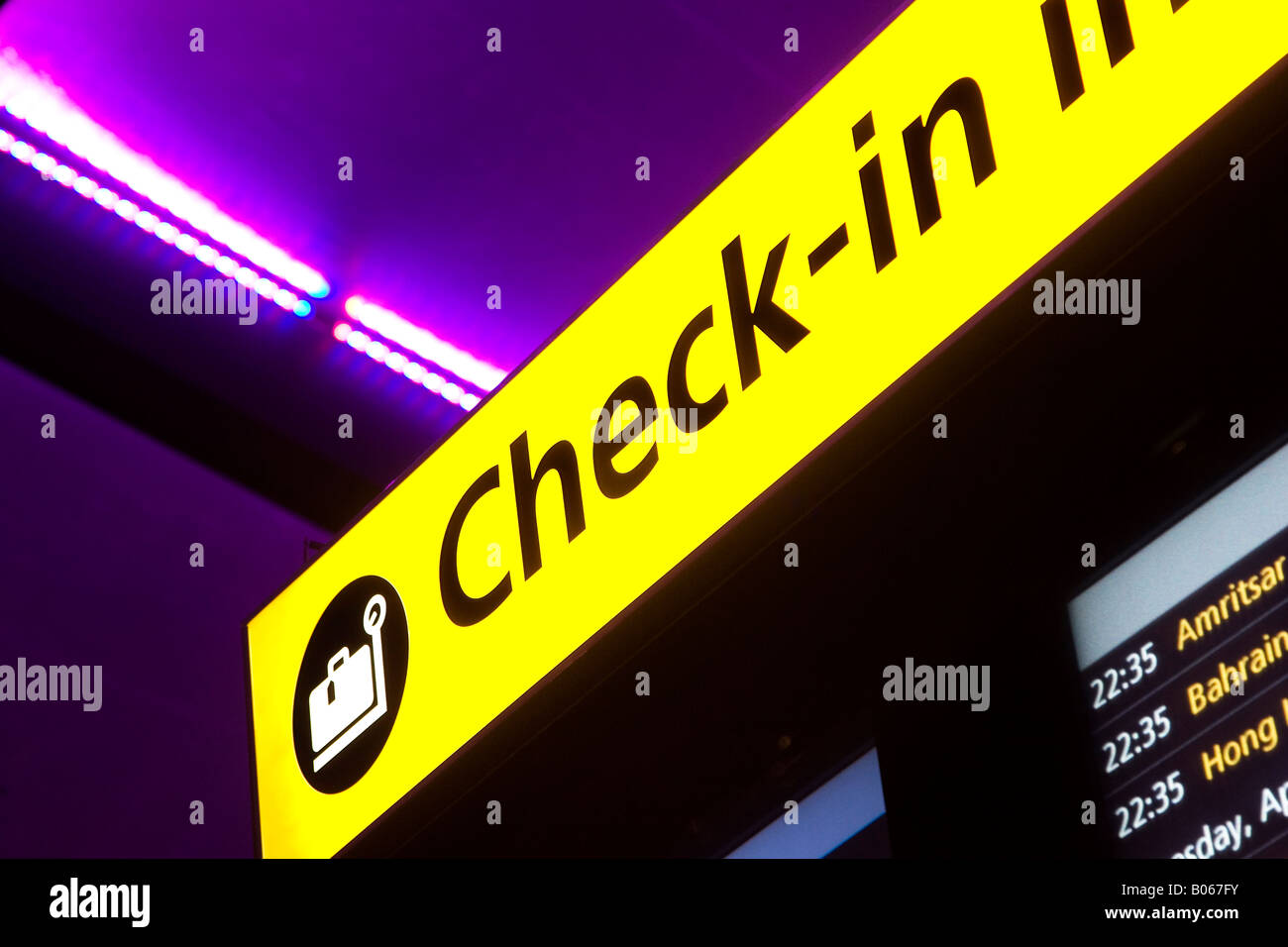 Terminal 3 Check In Stockfotos & Terminal 3 Check In Bilder - Alamy