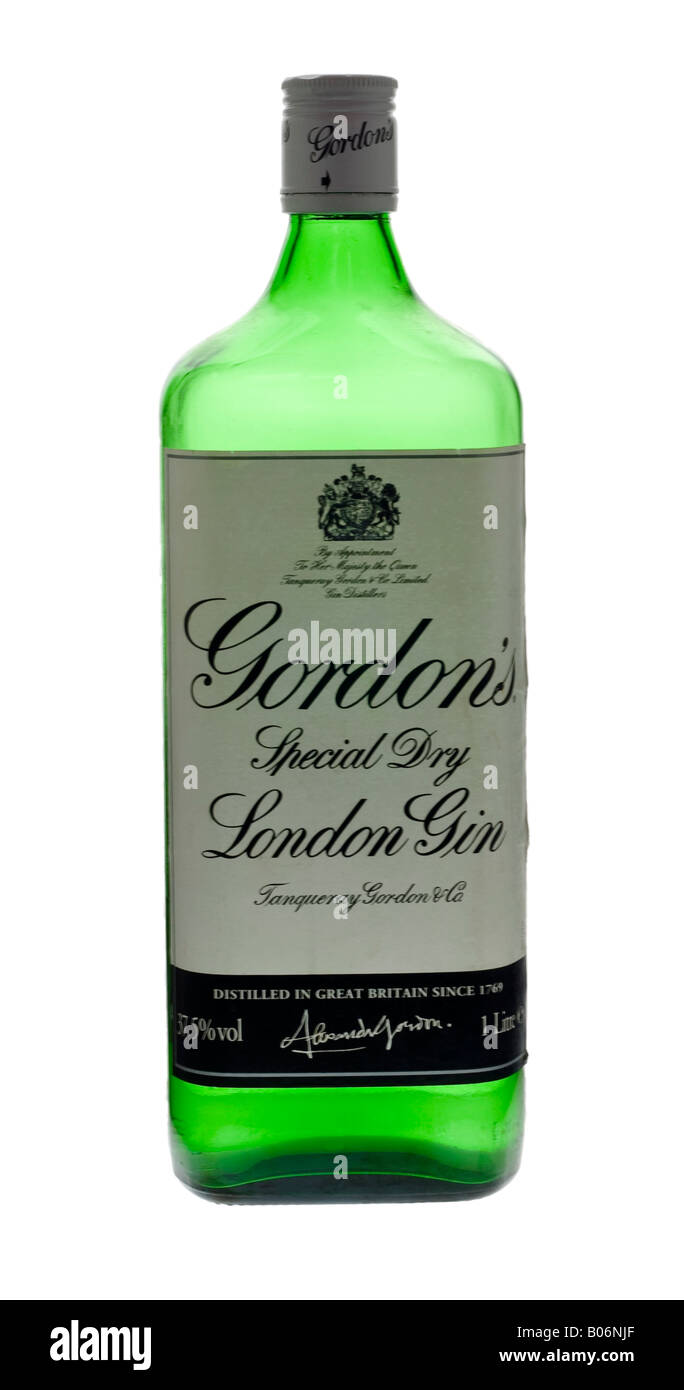 Geöffnete Flasche Gordons Dry Gin Stockfotografie - Alamy