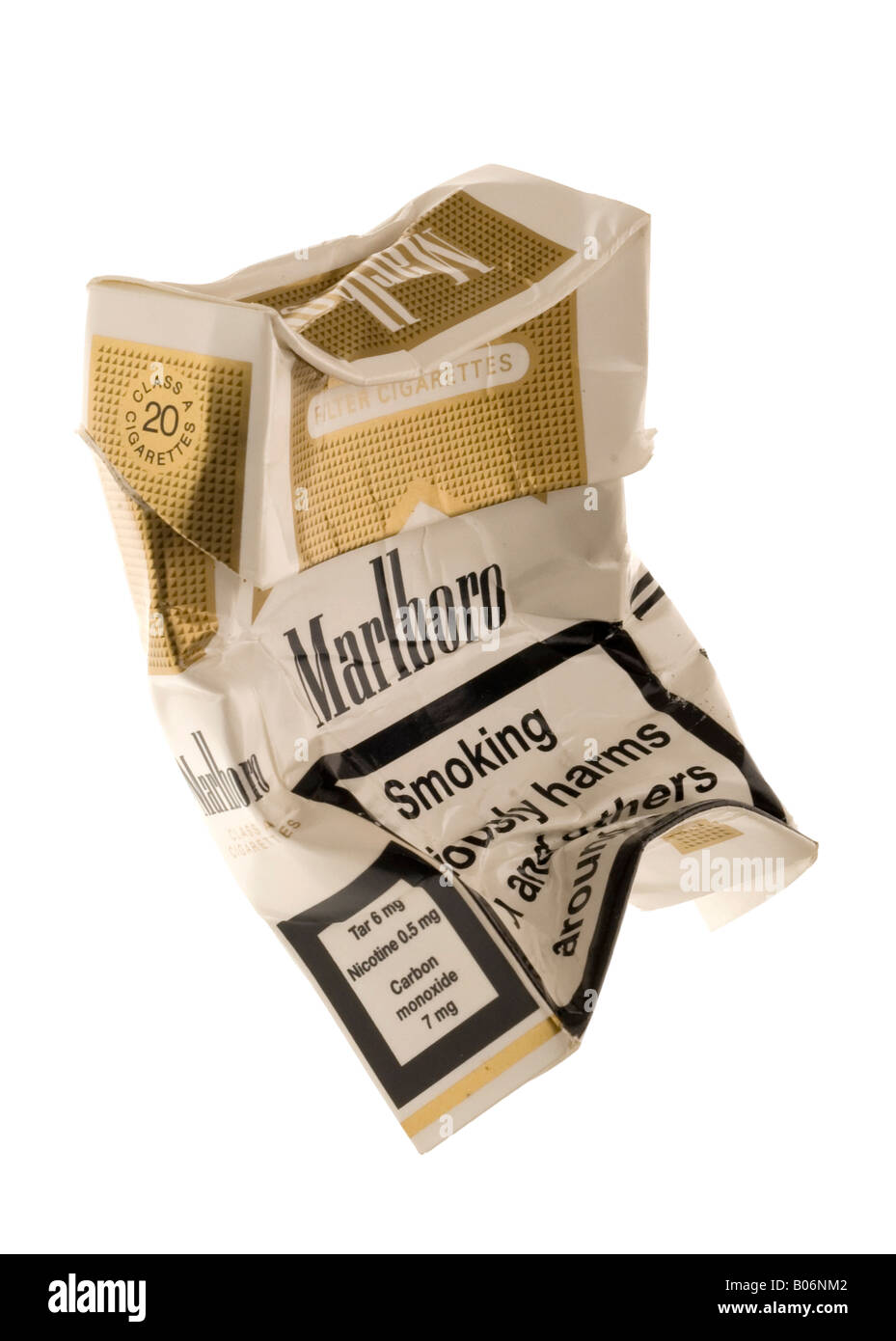 Marlboro zigarettenpackung Ausgeschnittene Stockfotos und -bilder - Alamy