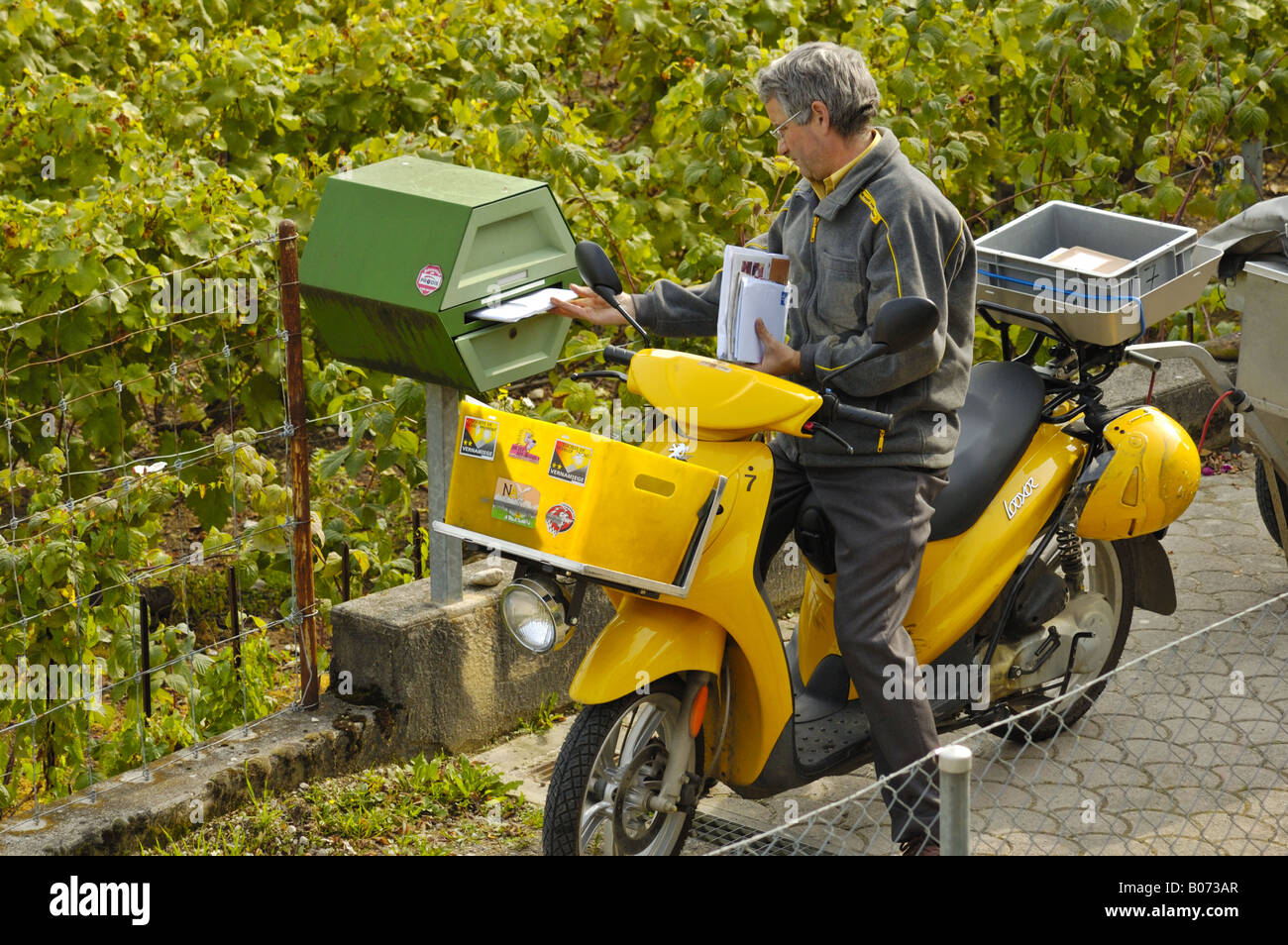Postman Post Man Stockfotos & Postman Post Man Bilder - Seite 3 - Alamy