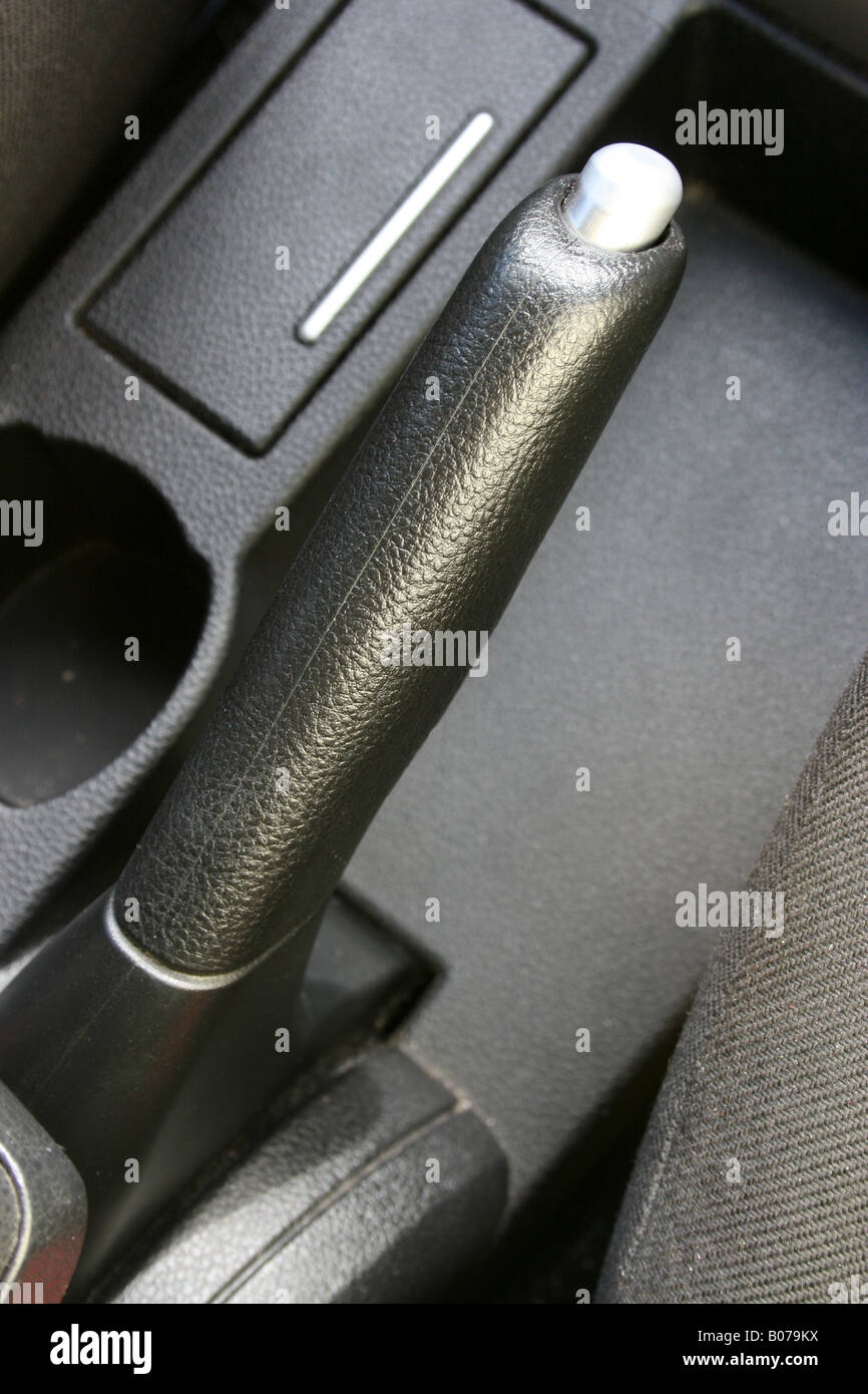 Handbremse angezogen -Fotos und -Bildmaterial in hoher Auflösung – Alamy