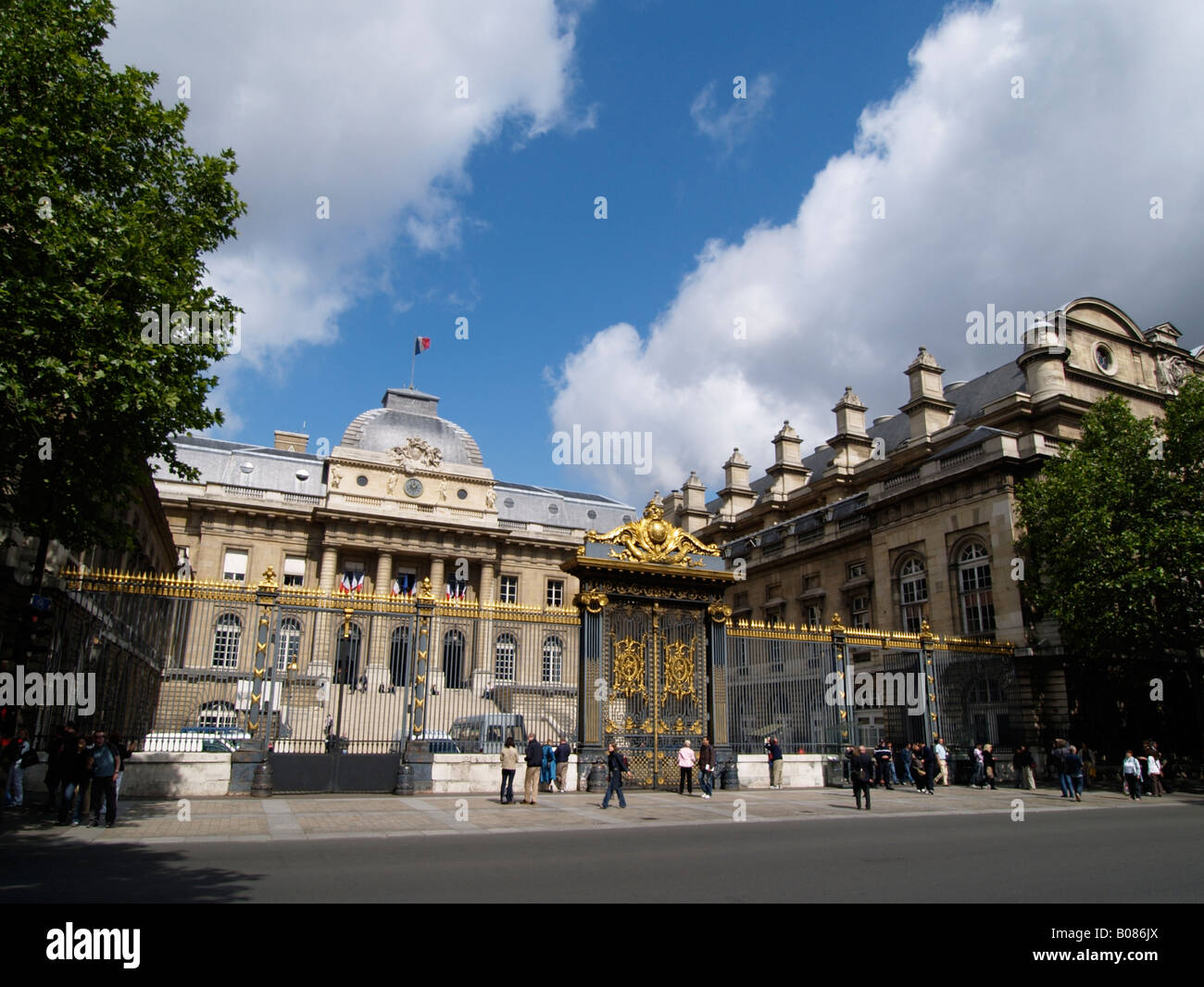 Palais justice paris -Fotos und -Bildmaterial in hoher Auflösung – Alamy