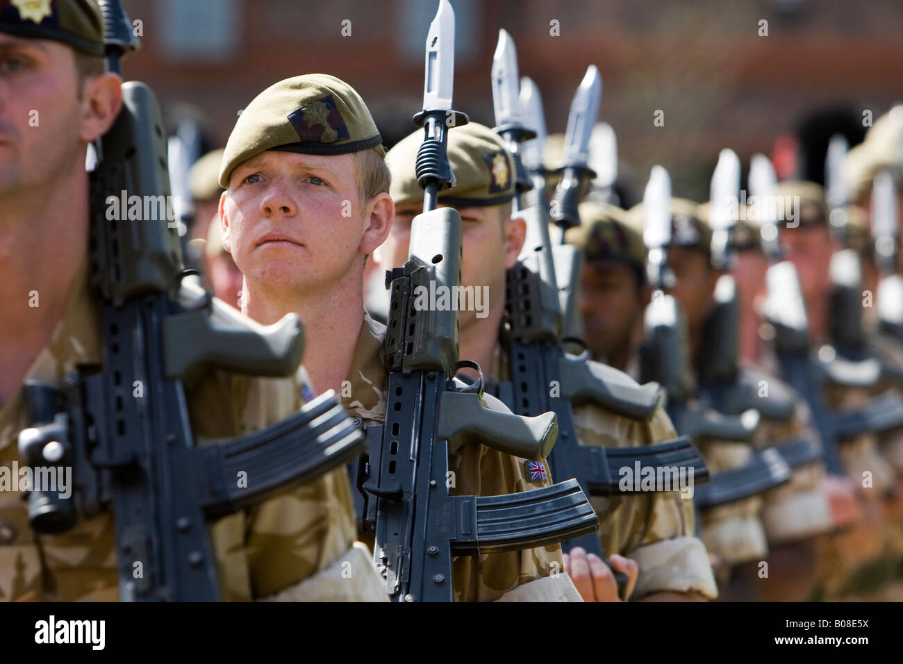 Coldstream guards uniform -Fotos und -Bildmaterial in hoher Auflösung ...