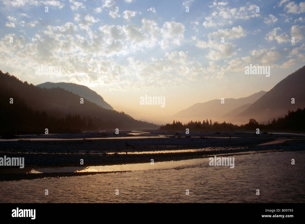 Flussschleifen in deutschland -Fotos und -Bildmaterial in hoher ...