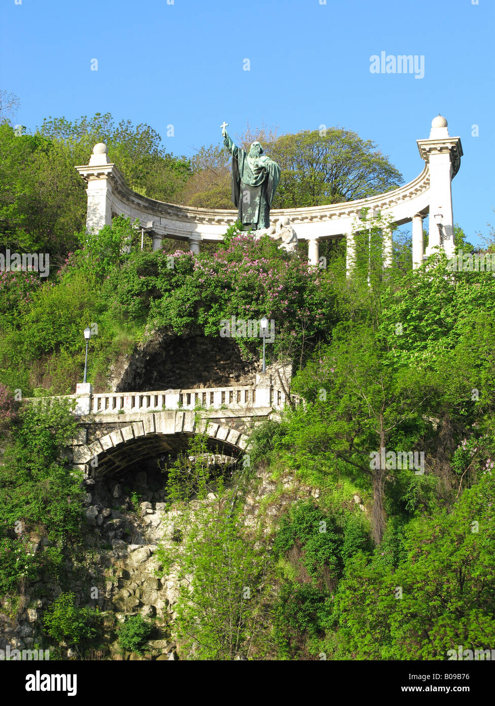 BUDAPEST, UNGARN. Statue des christlichen Märtyrers St. Gellert auf ...