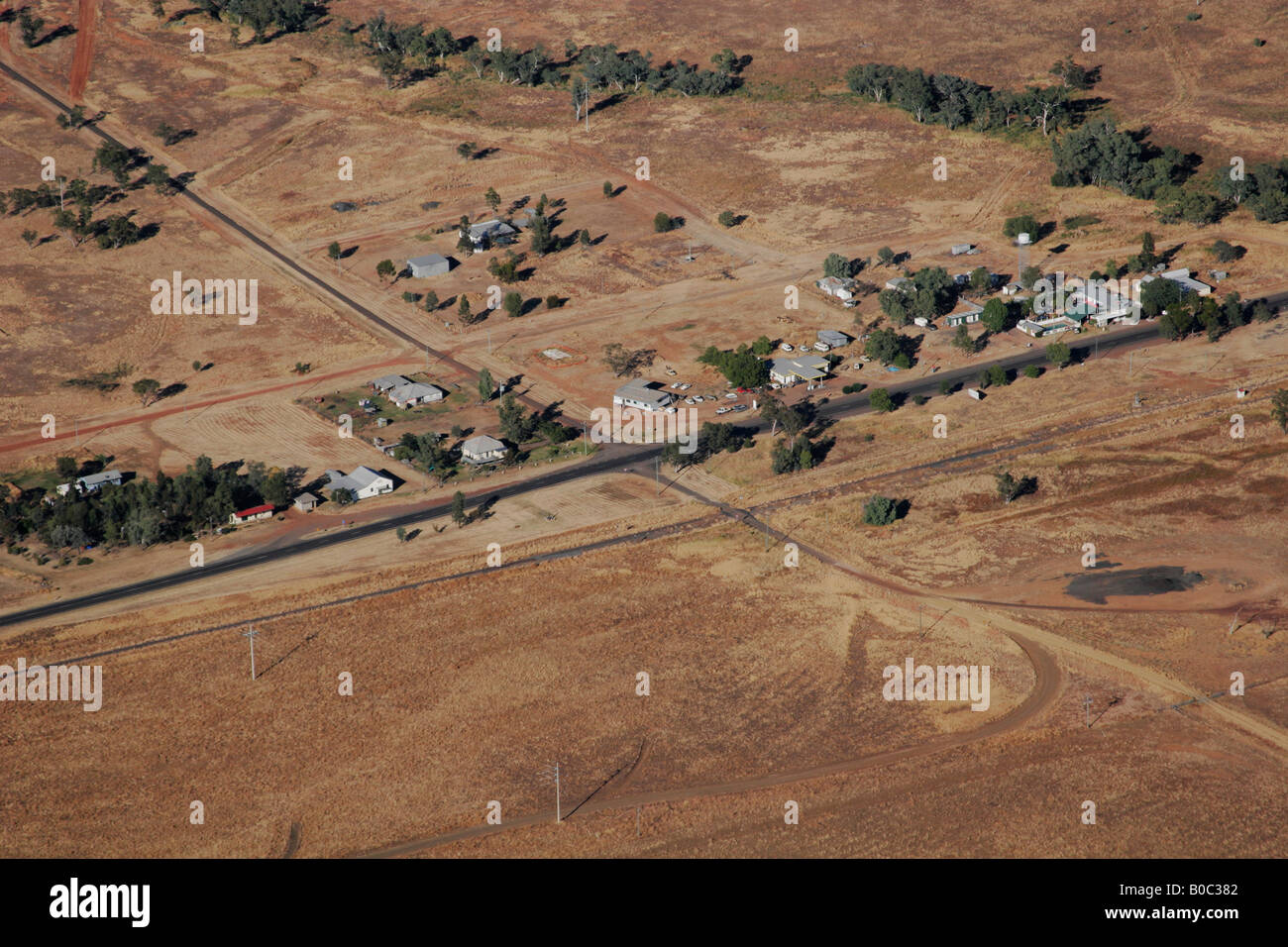 Outback village -Fotos und -Bildmaterial in hoher Auflösung – Alamy
