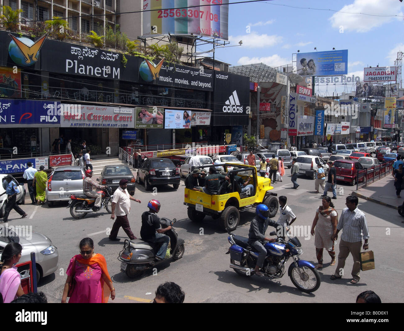 Brigade road bangalore -Fotos und -Bildmaterial in hoher Auflösung – Alamy