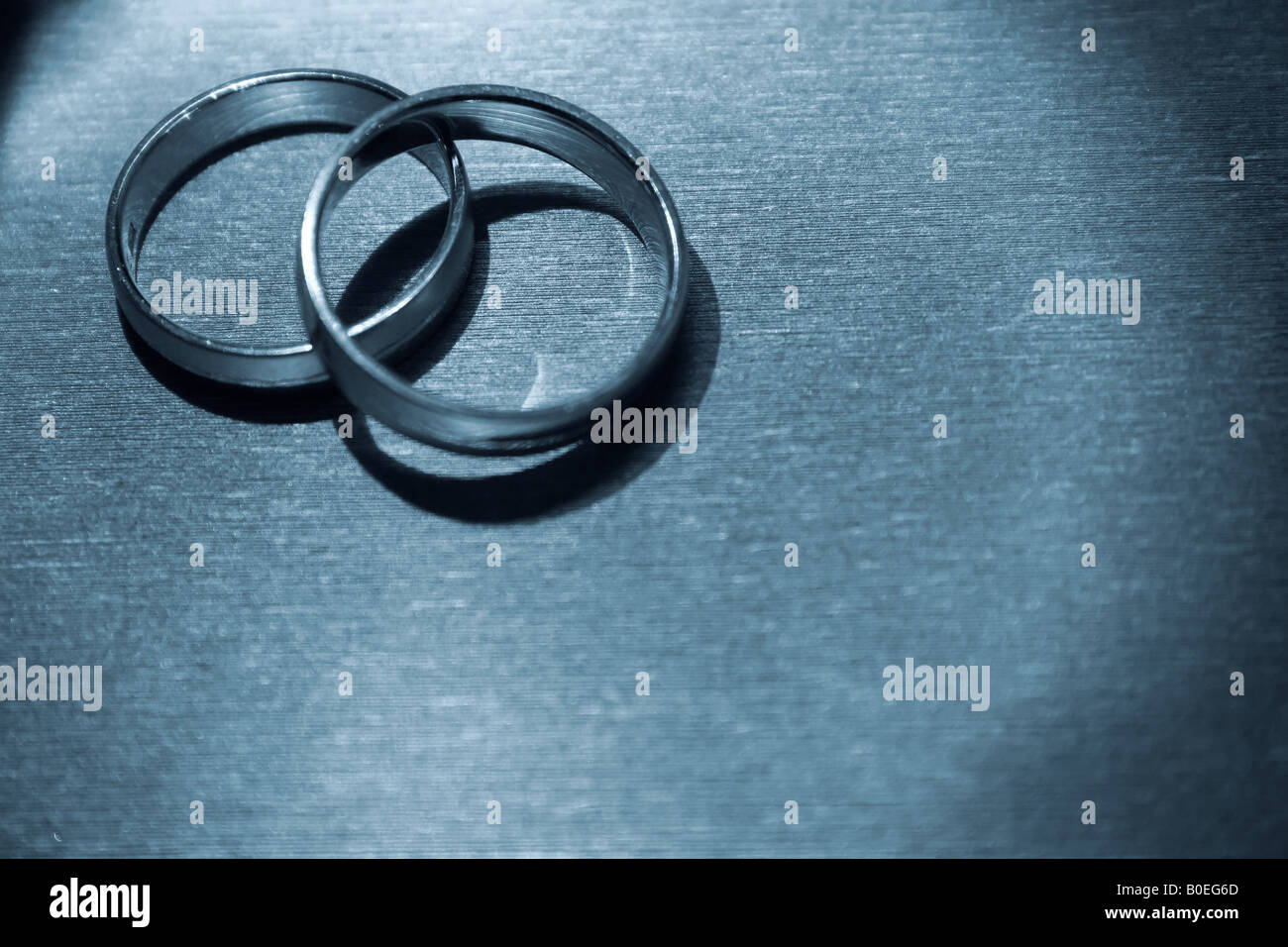 Doppelte Ringe Stockfotos und -bilder Kaufen - Alamy