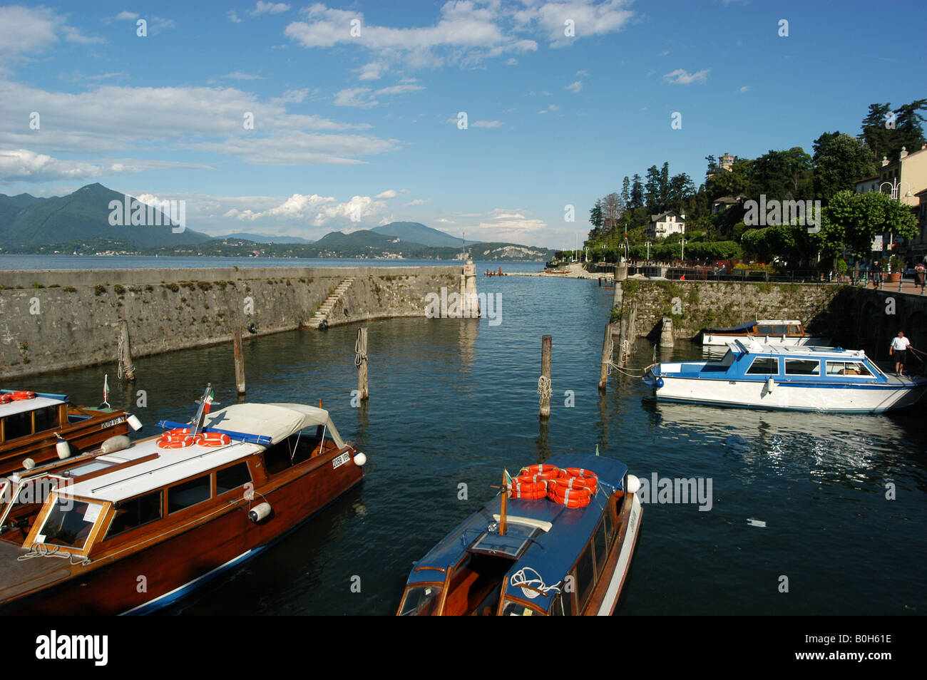 Kleiner Hafen in Stresa - Piemont Lago Maggiore - Nord-Italien ...