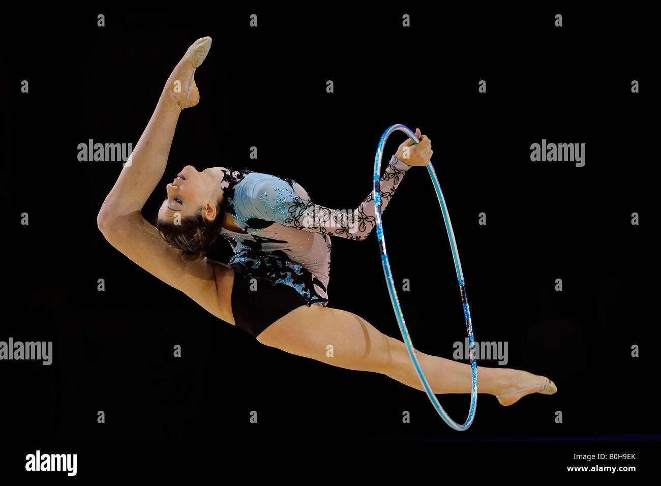Turnerin springen -Fotos und -Bildmaterial in hoher Auflösung – Alamy