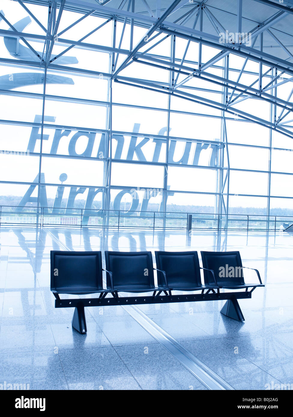 Flughafen frankfurt terminal 2 -Fotos und -Bildmaterial in hoher ...