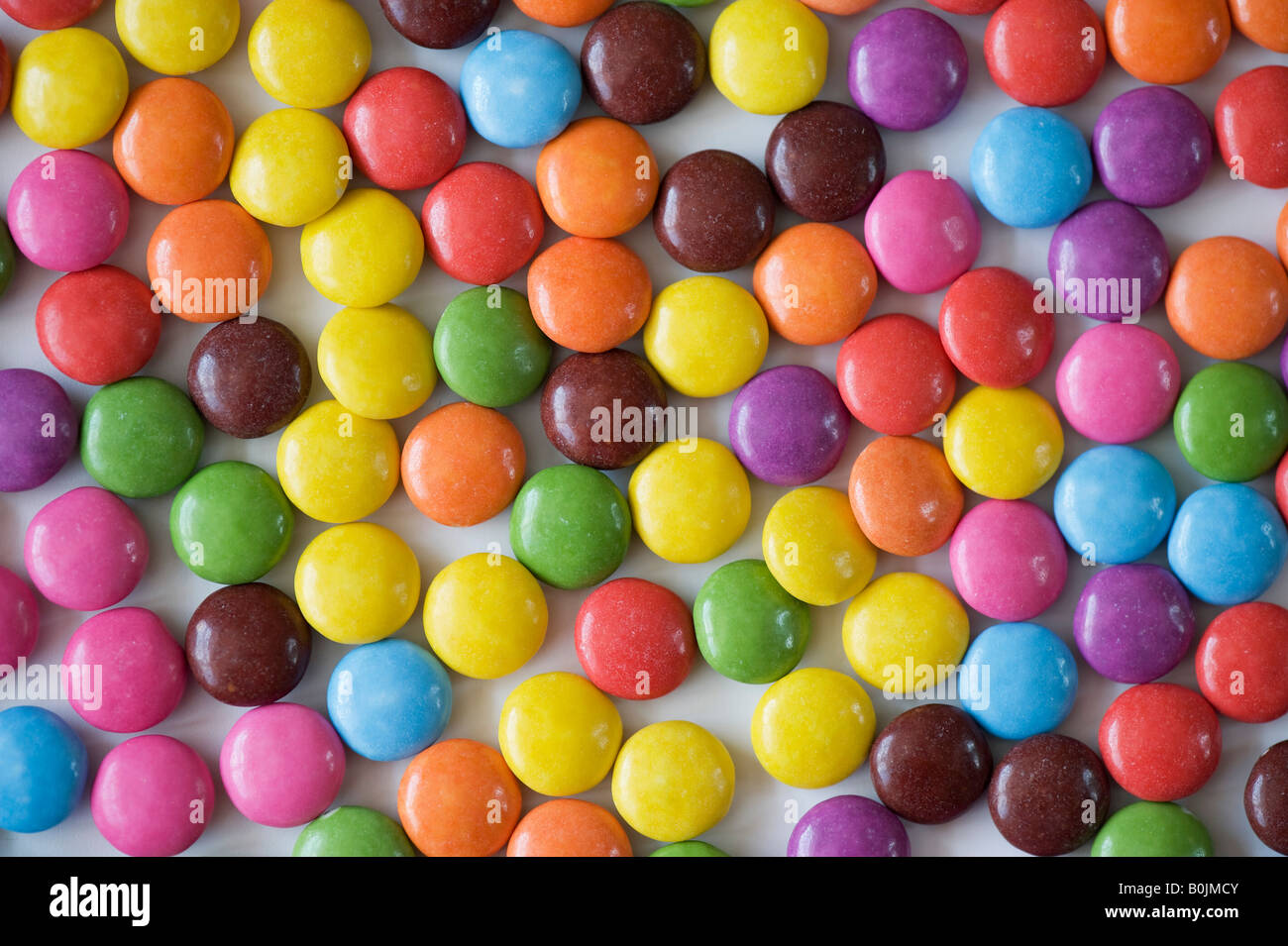 Smarties farben -Fotos und -Bildmaterial in hoher Auflösung – Alamy