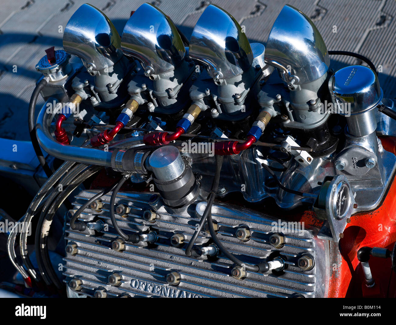 V8-Motor von Beschleunigungsrennen Auto Lenkrad Auto Cockpit racing ...