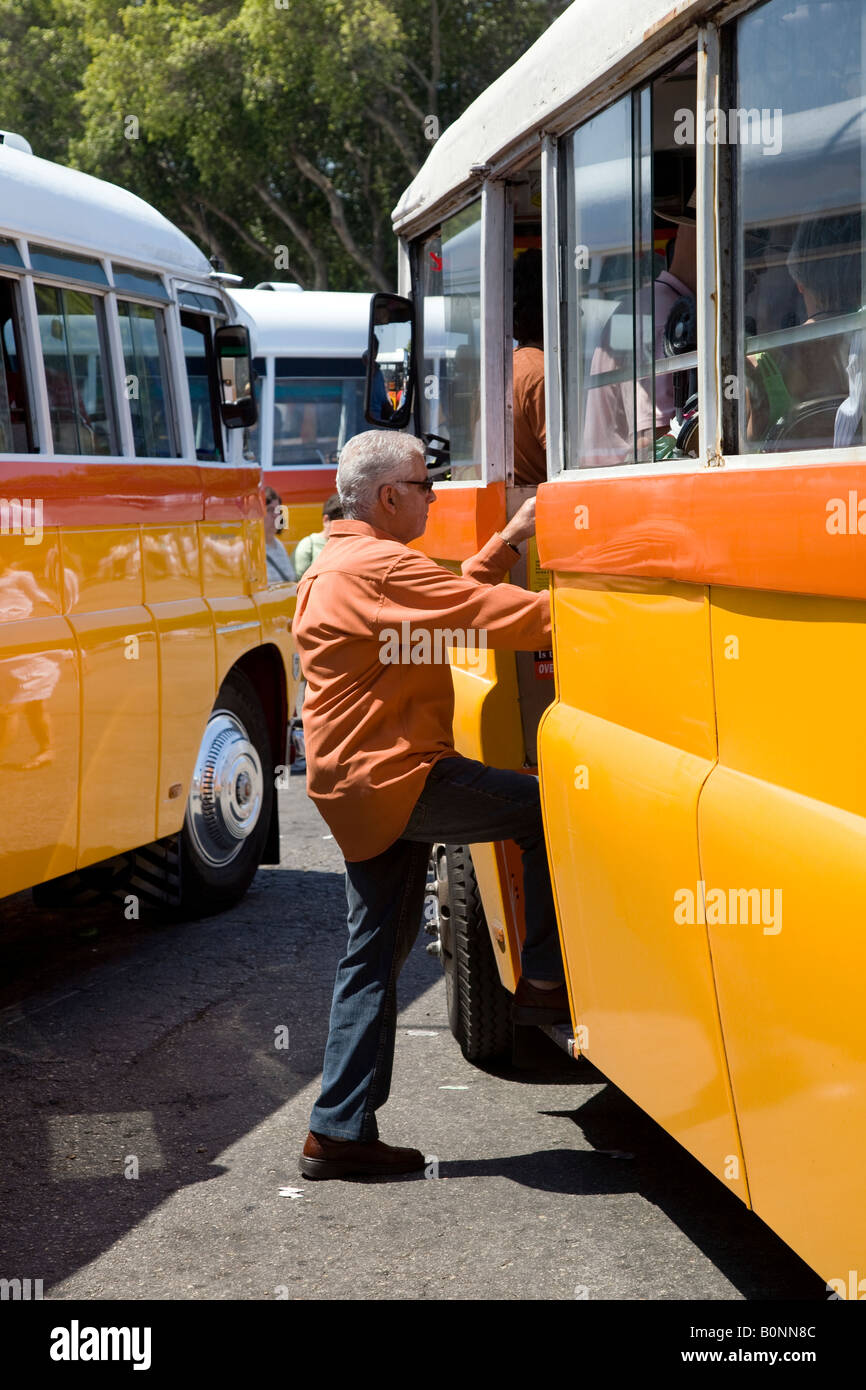 Leyland daf bus -Fotos und -Bildmaterial in hoher Auflösung – Alamy
