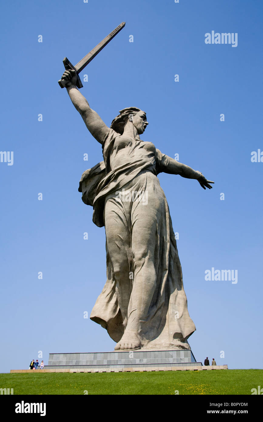 Motherland Calling Statue am Gipfel des Mamajew Kurgan, Markierung Rote ...