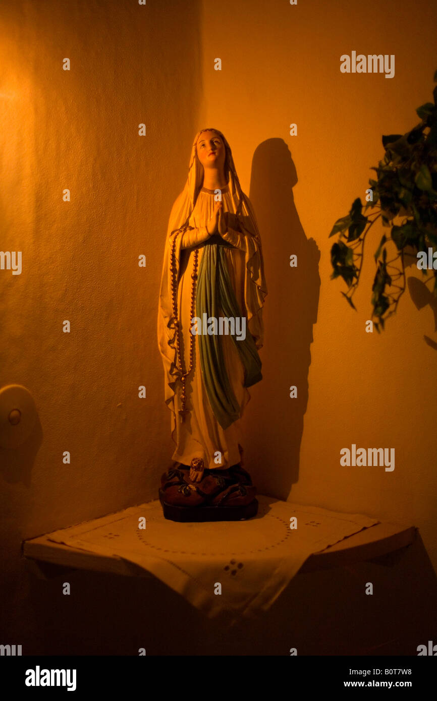 Jungfrau maria allein -Fotos und -Bildmaterial in hoher Auflösung – Alamy