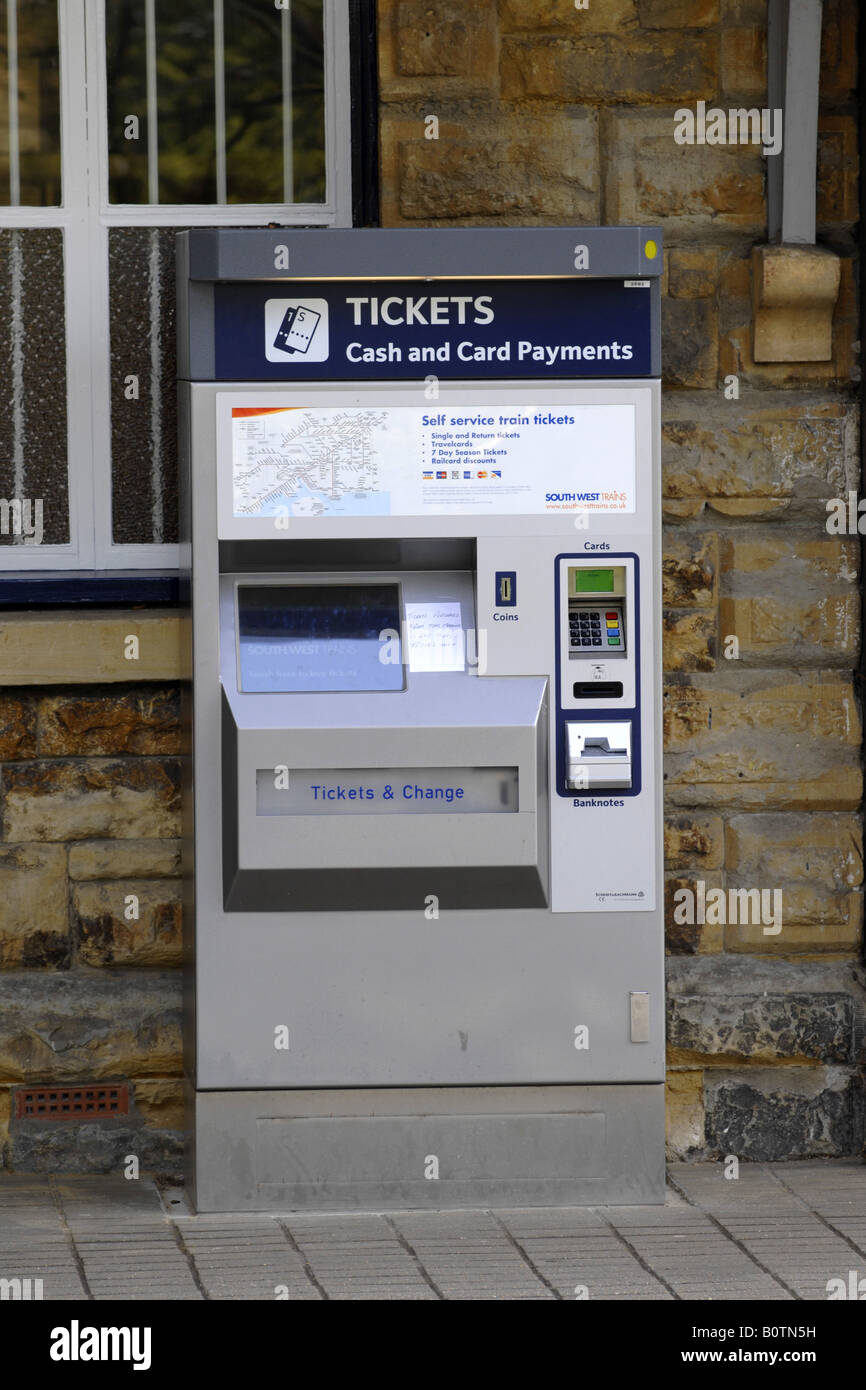 Automatischer Ticketautomat Stockfotos und -bilder Kaufen - Alamy