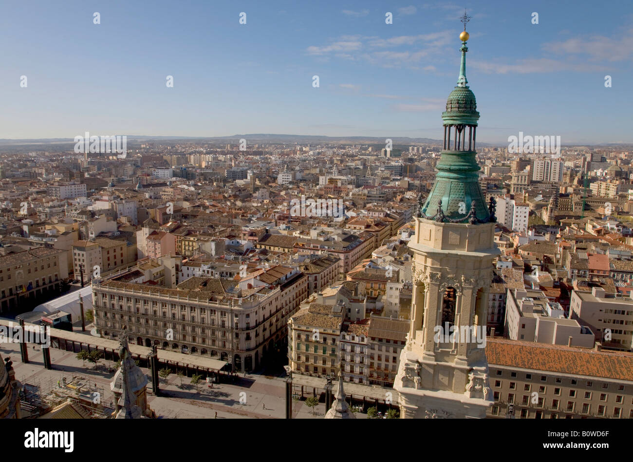 Blick über die Stadt von der Basilica del Pilar, Zaragoza, Saragossa ...