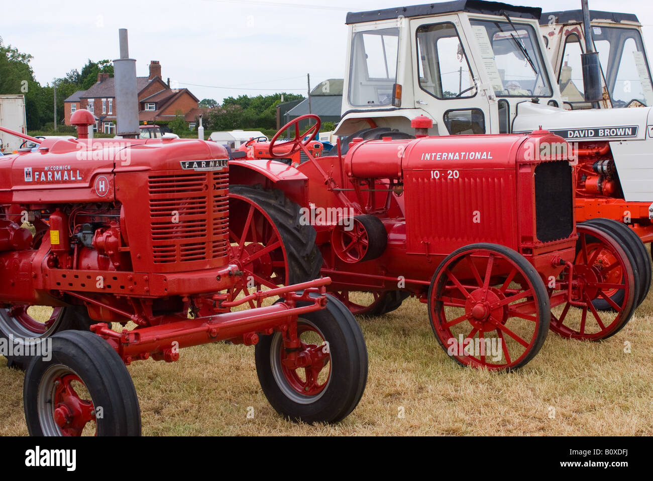 Oldtimer landwirtschaftliche traktoren -Fotos und -Bildmaterial in ...