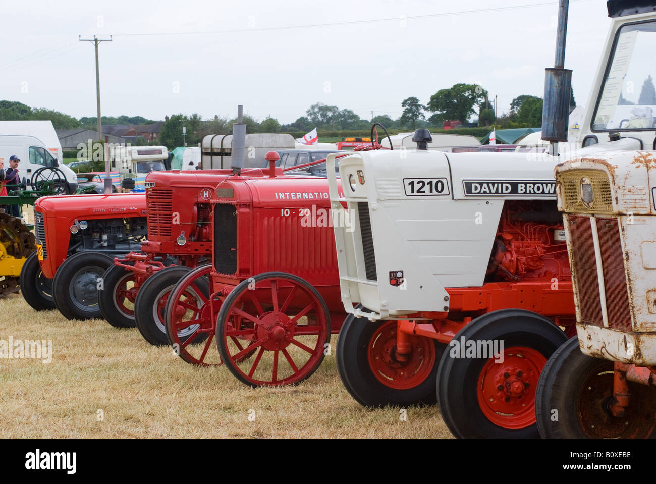 Oldtimer landwirtschaftliche traktoren -Fotos und -Bildmaterial in ...