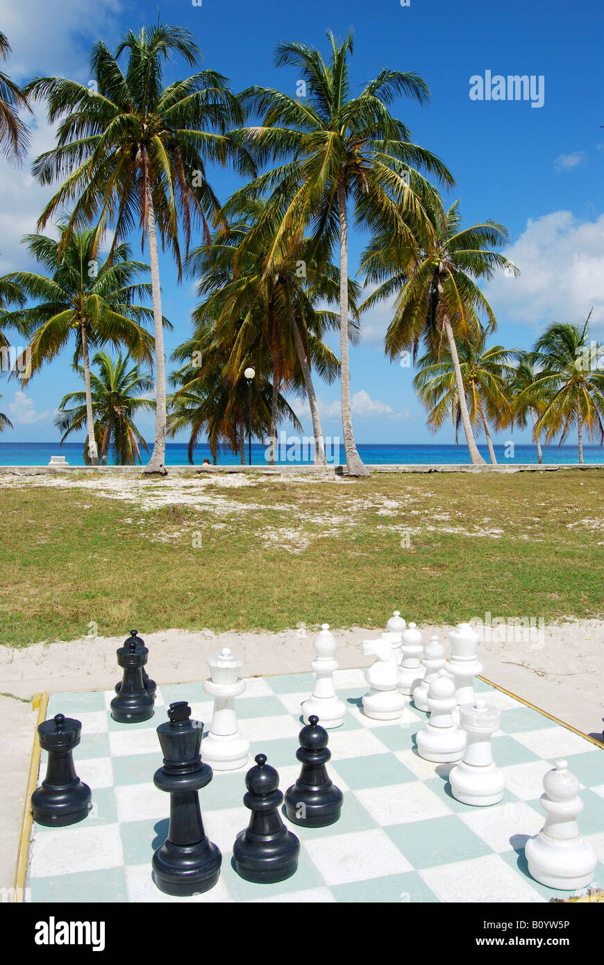 Großes Schachfeld am Strand in Maria La Gorda Stockfotografie - Alamy