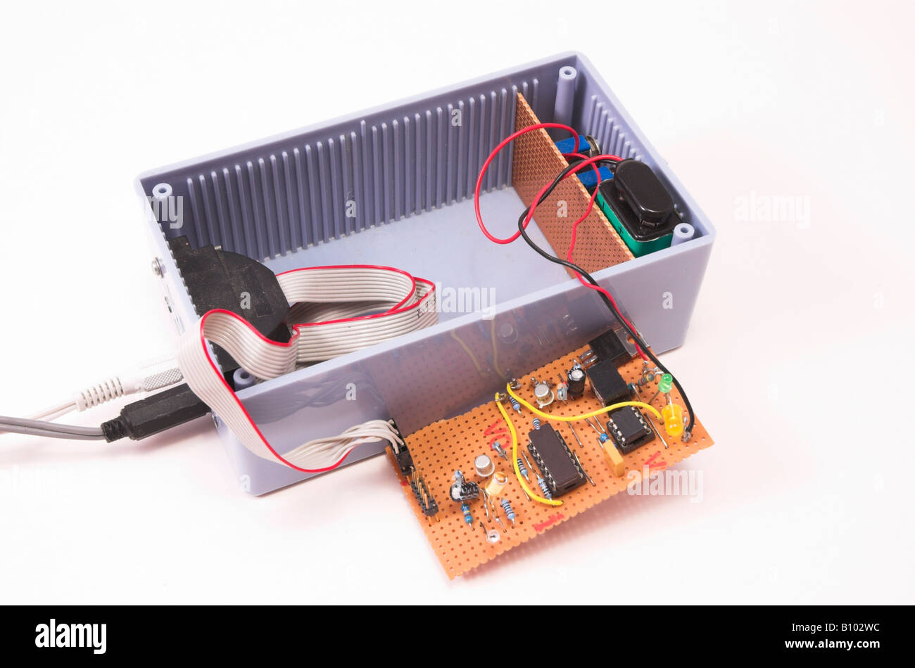 Breadboard prototype circuit -Fotos und -Bildmaterial in hoher ...