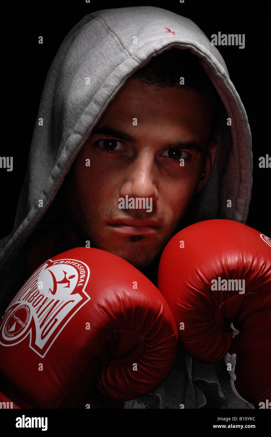 Kick to the face -Fotos und -Bildmaterial in hoher Auflösung – Alamy