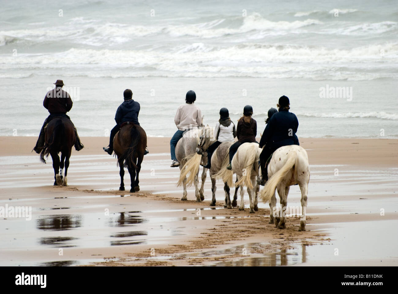 Strand und reiter -Fotos und -Bildmaterial in hoher Auflösung – Alamy