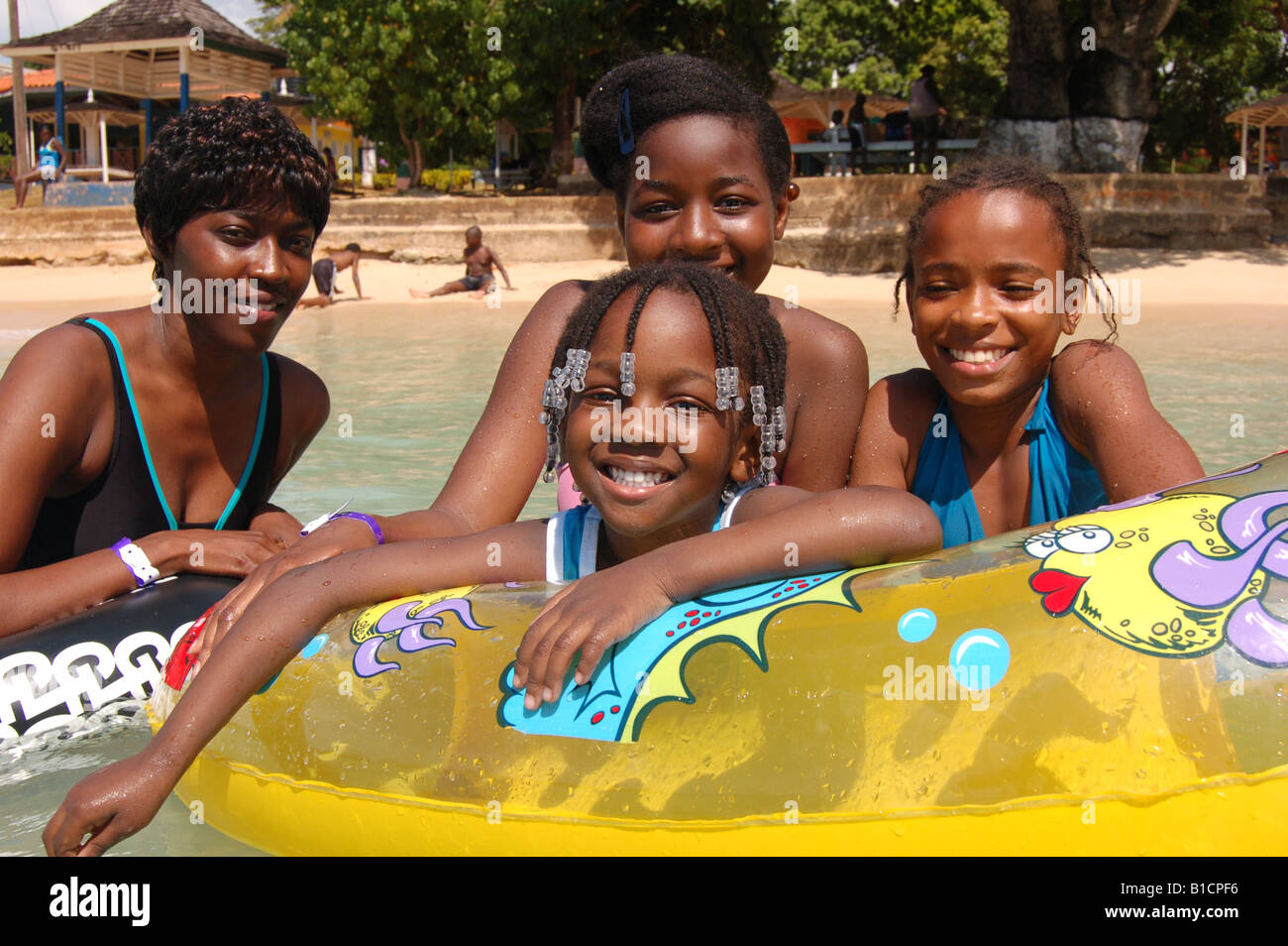 Afro karibische kinder -Fotos und -Bildmaterial in hoher Auflösung – Alamy