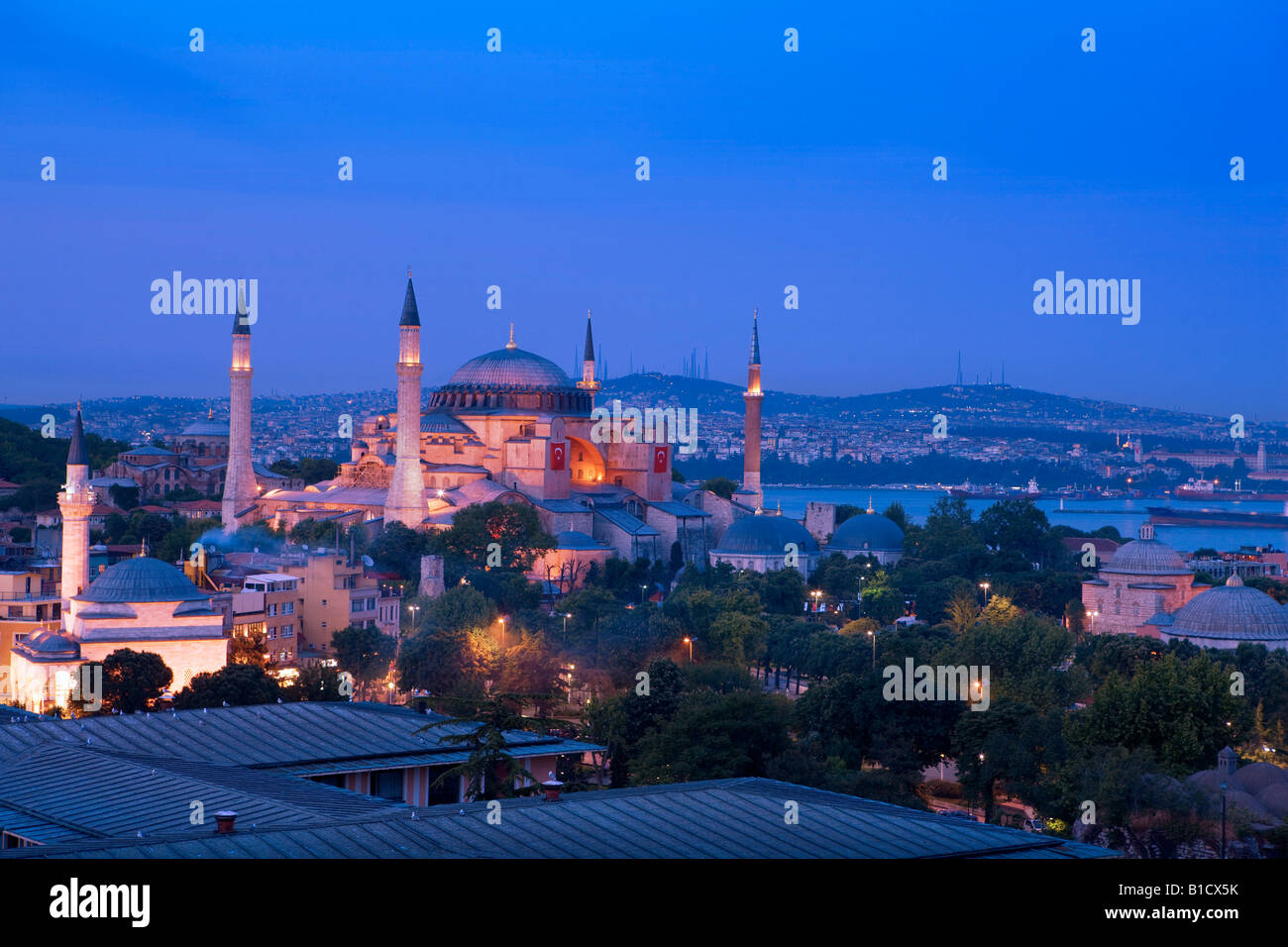 Istanbul mosque -Fotos und -Bildmaterial in hoher Auflösung – Alamy