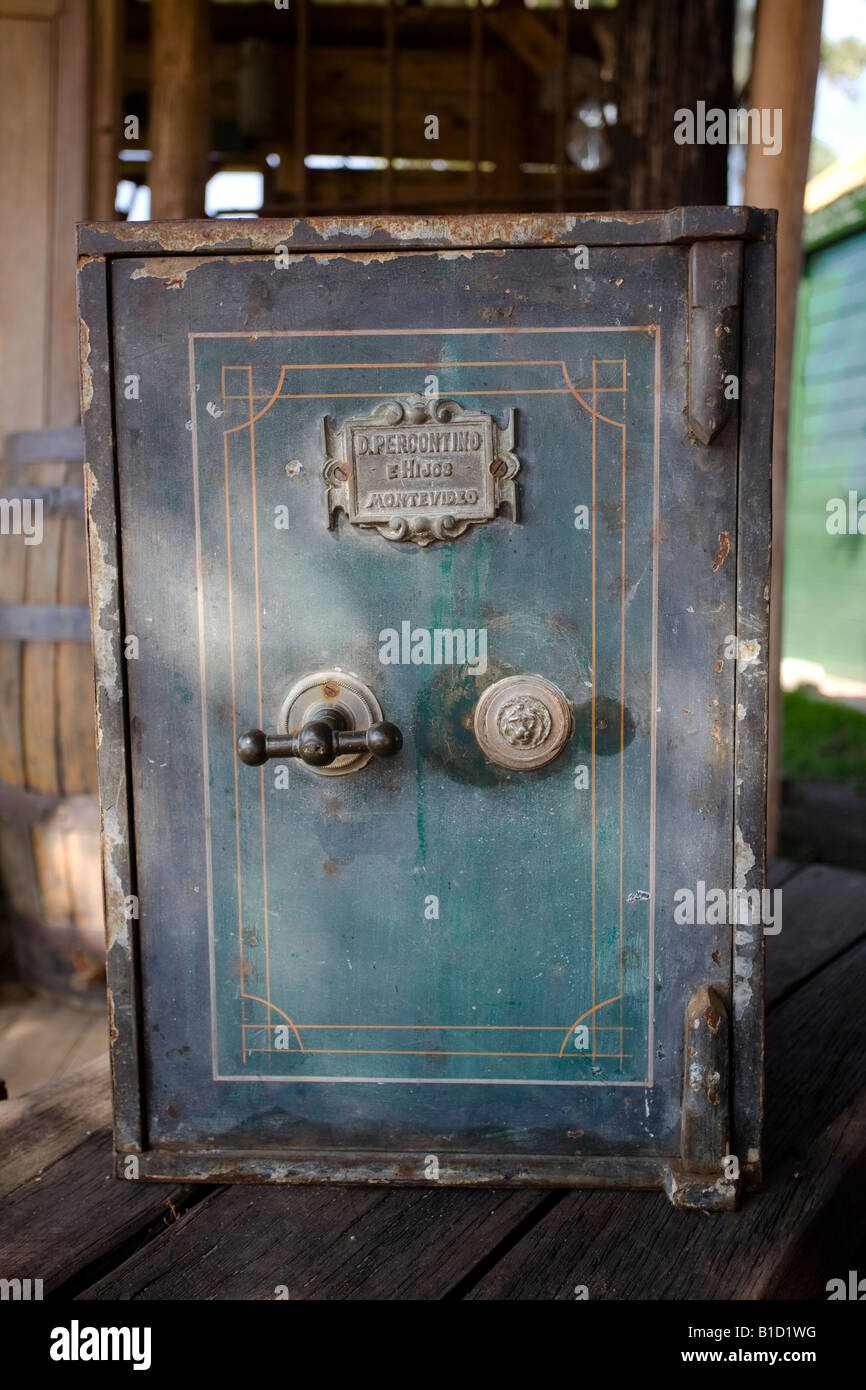 Antique Safe Stockfotos und -bilder Kaufen - Alamy