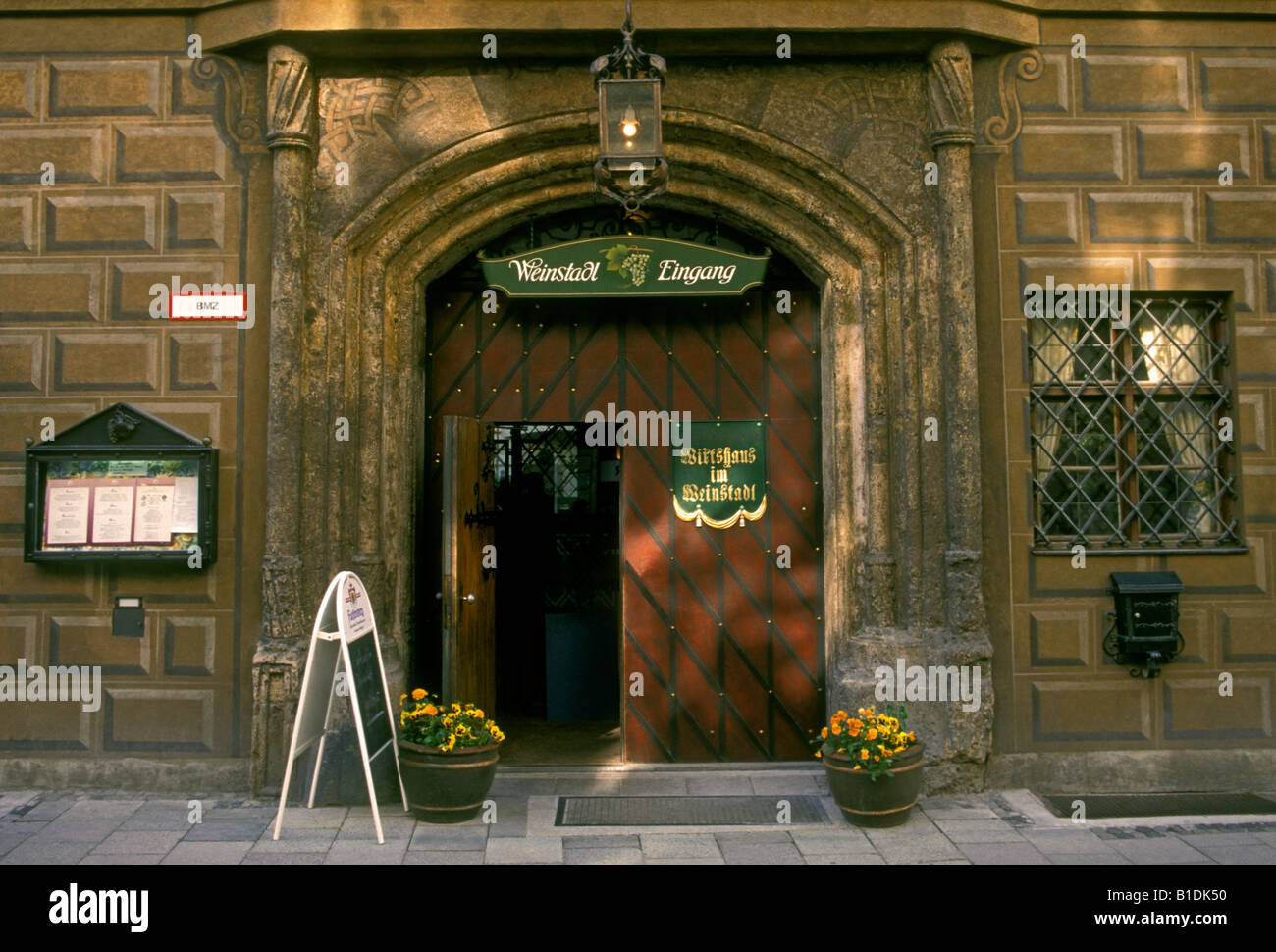 Restaurant Bier Hall Wirtshaus Im Weinstadl in der Burgstraße 5 in der ...