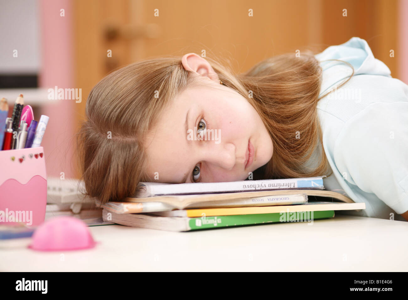 Preteen girls exercise -Fotos und -Bildmaterial in hoher Auflösung - Seite 4 - Alamy