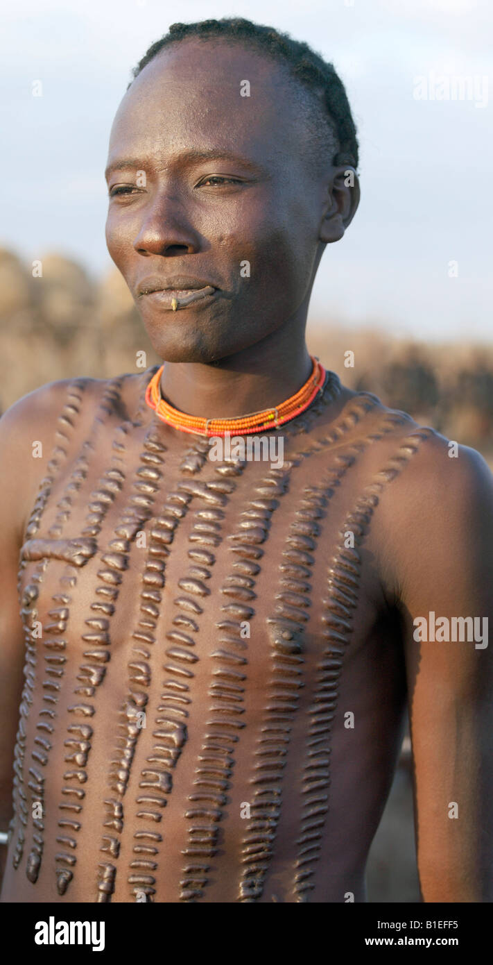 Erhabene skarifizierung -Fotos und -Bildmaterial in hoher Auflösung – Alamy