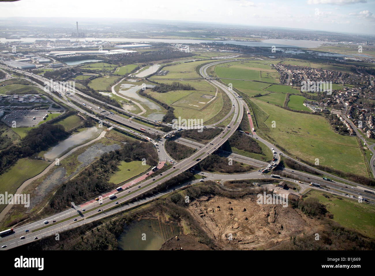 M25 a13 -Fotos und -Bildmaterial in hoher Auflösung – Alamy