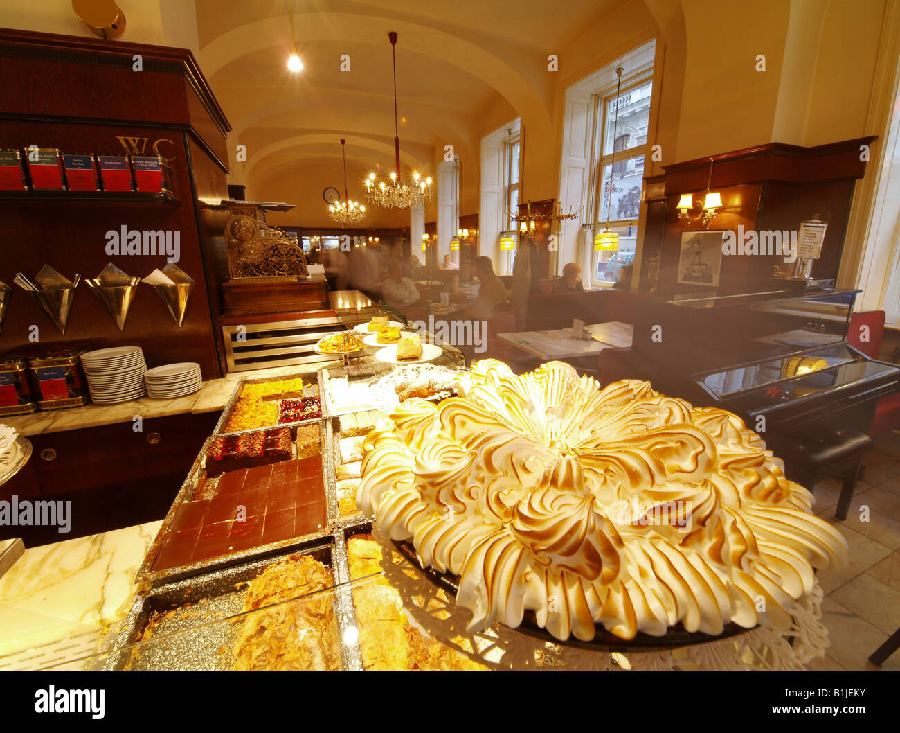 Wiener conditorei caffeehaus -Fotos und -Bildmaterial in hoher ...