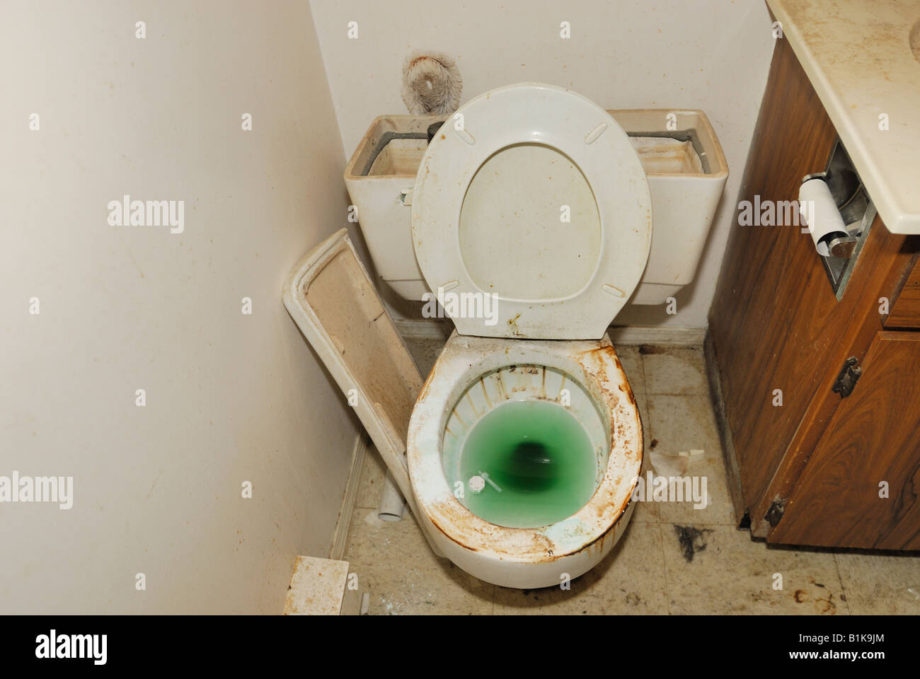 Schmutzig schmutzige Toilette Stockfotografie - Alamy